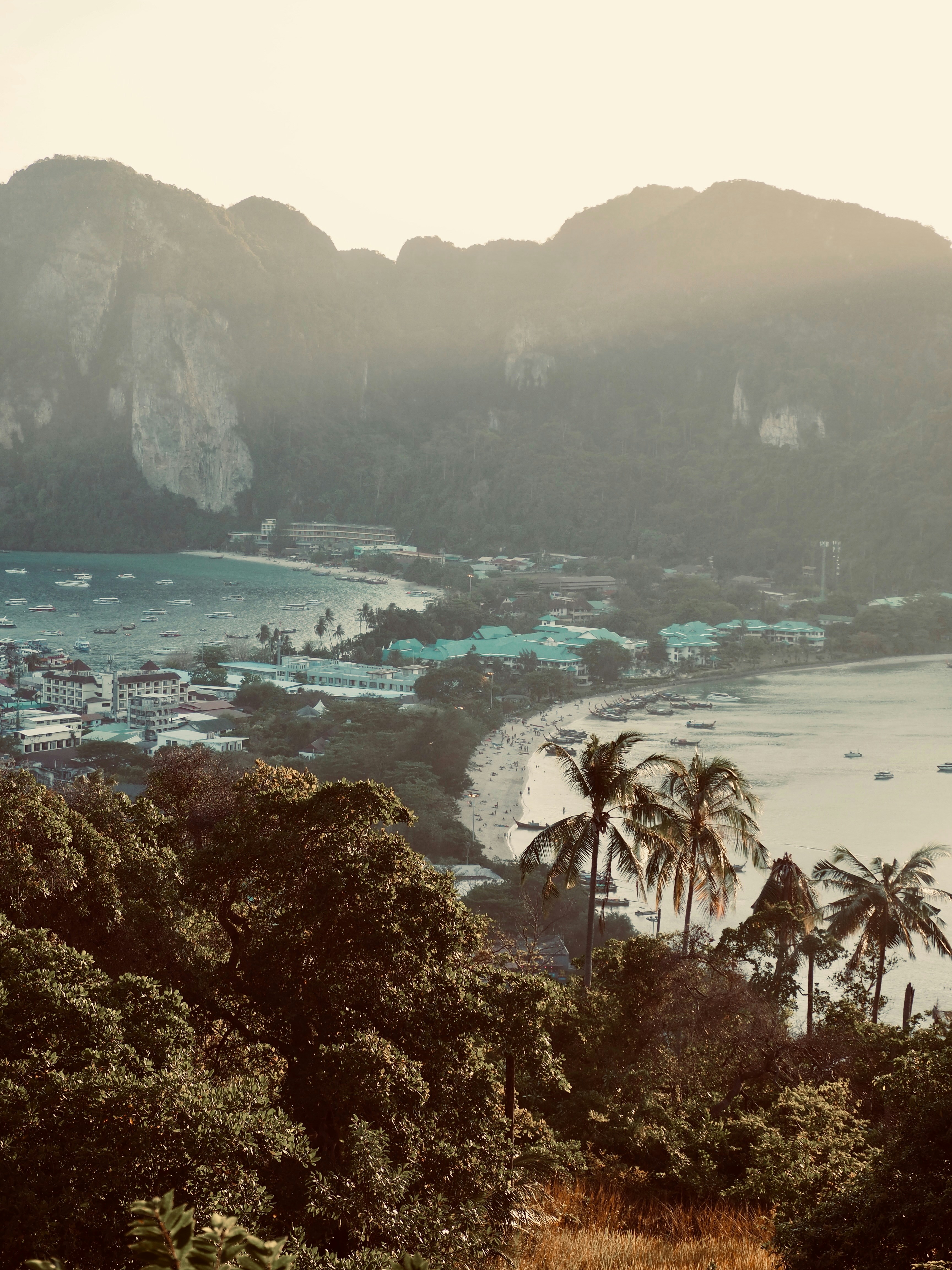 Serene Coastal Retreat: A Glimpse of Paradise
