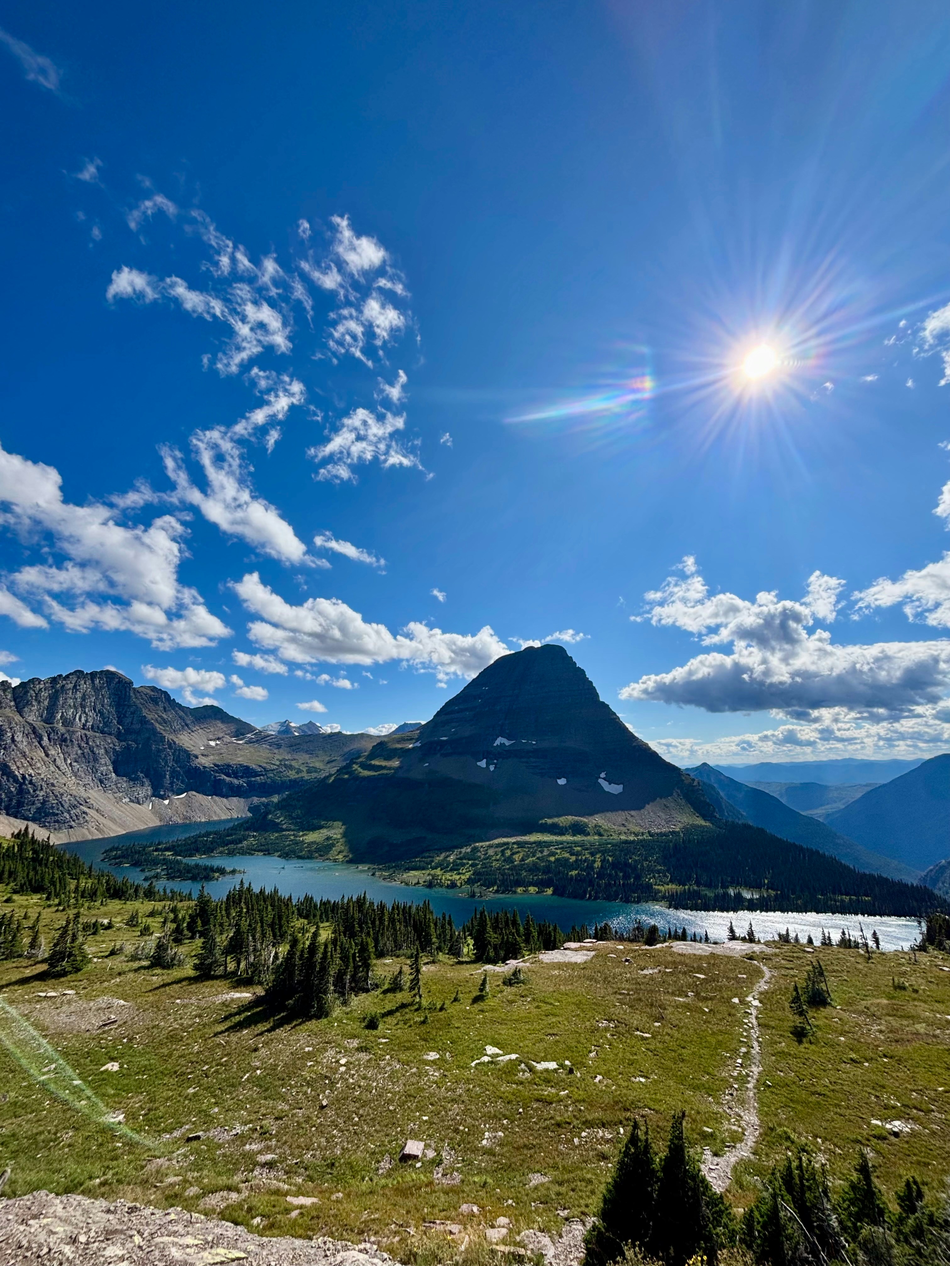 Mountain Serenity: A Glimpse into Nature's Canvas