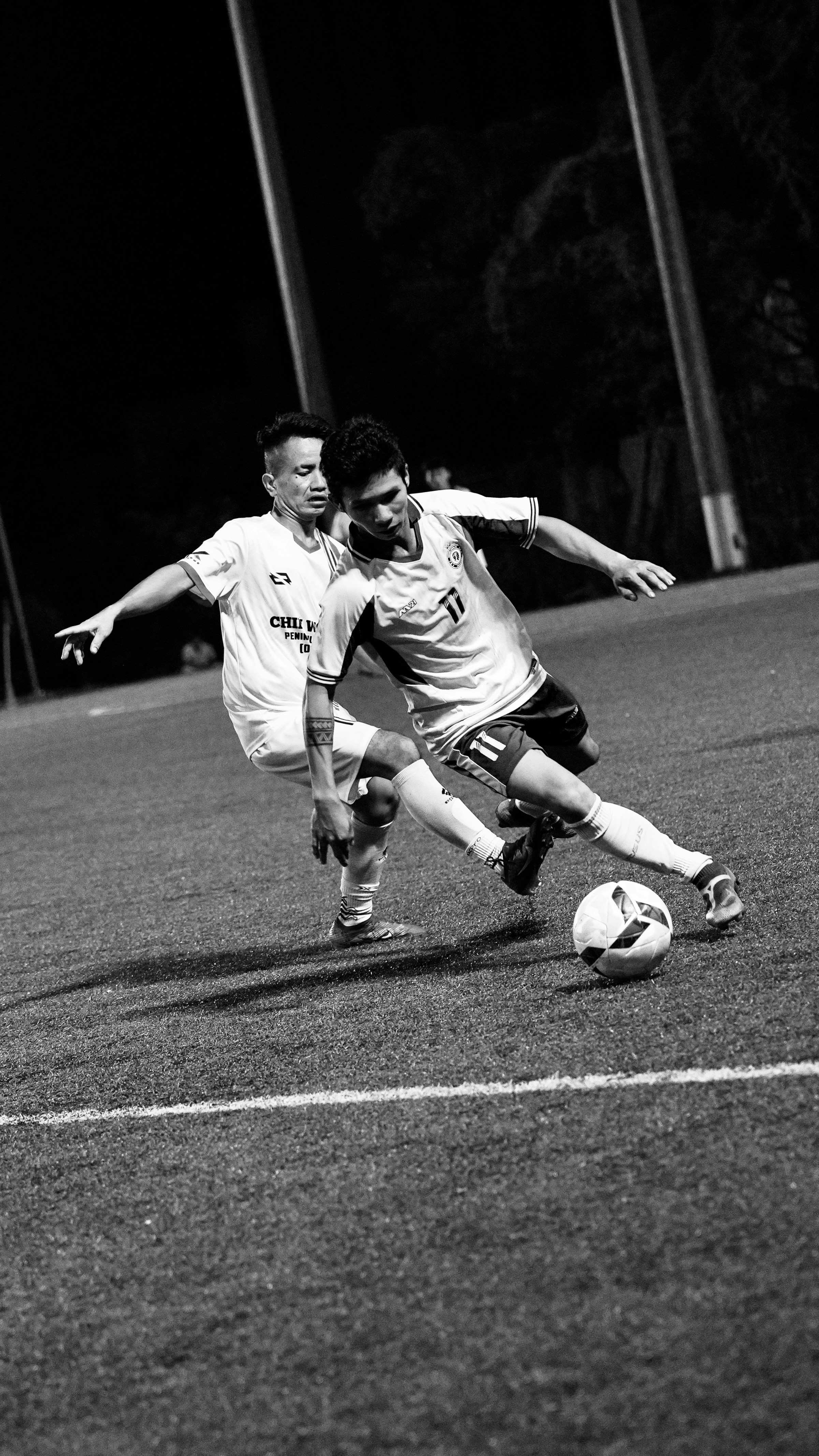 Dynamic Duel on the Pitch