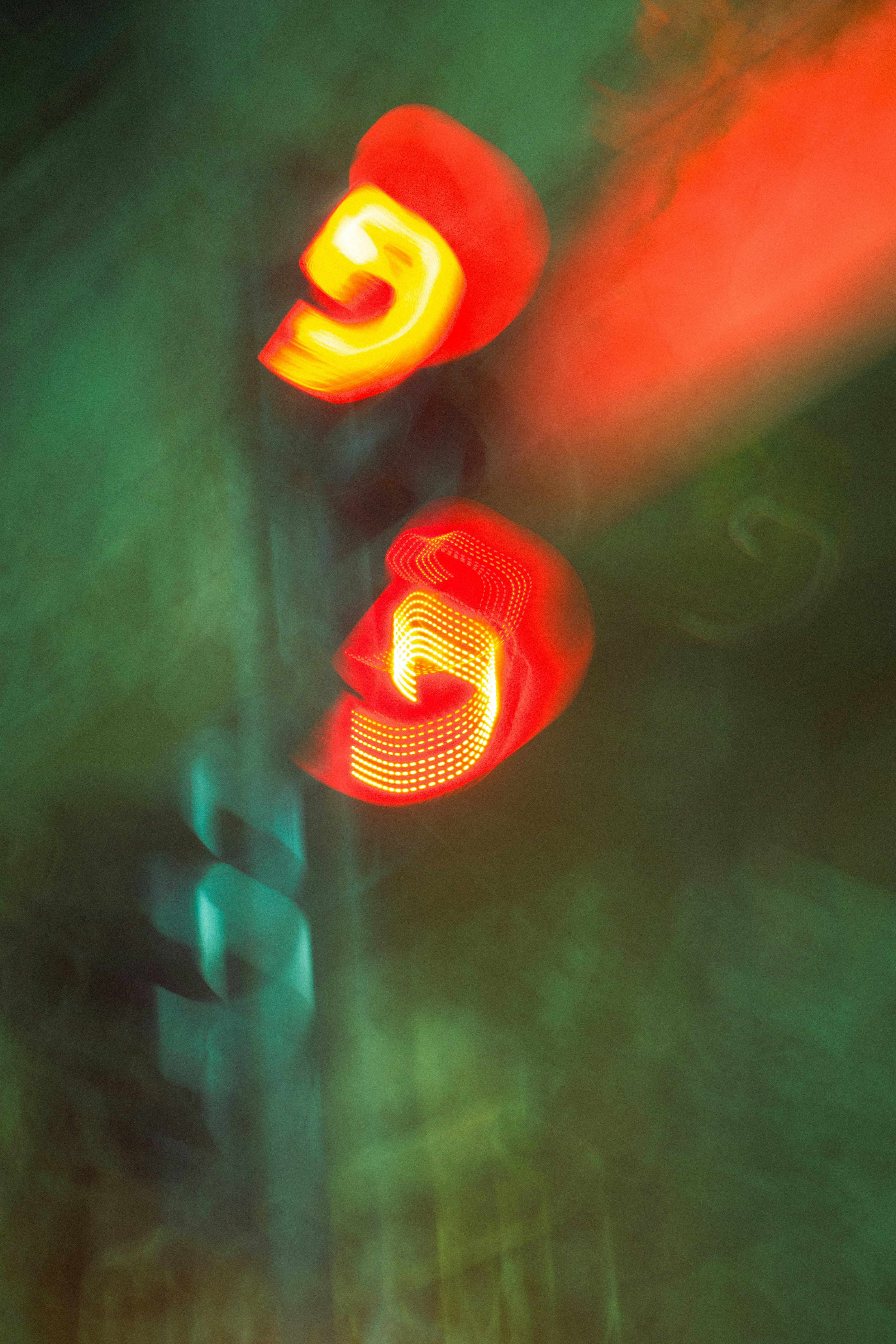 Illuminated Signals in a Dreamlike Blur