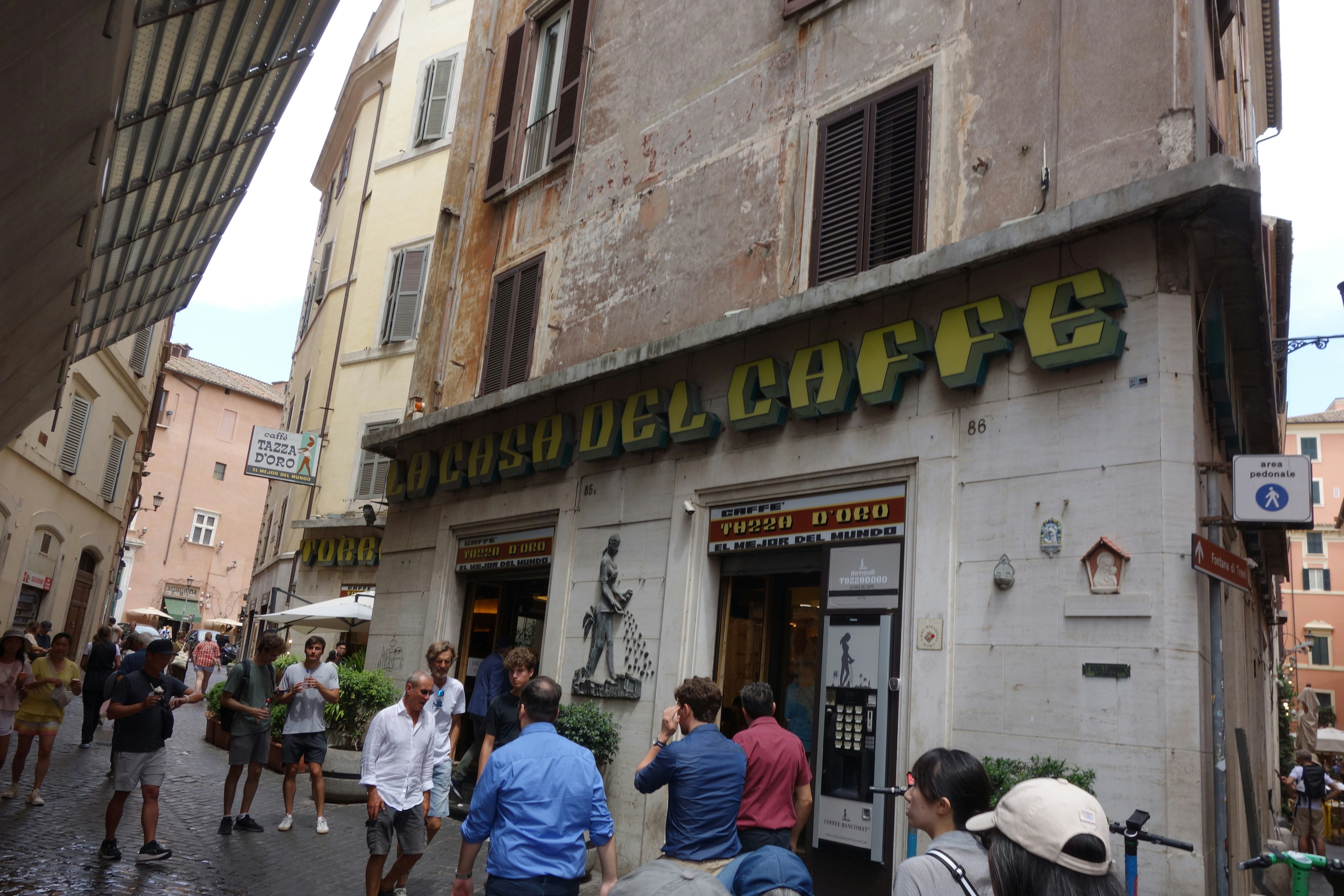 Café Culture at the Crossroads of Rome