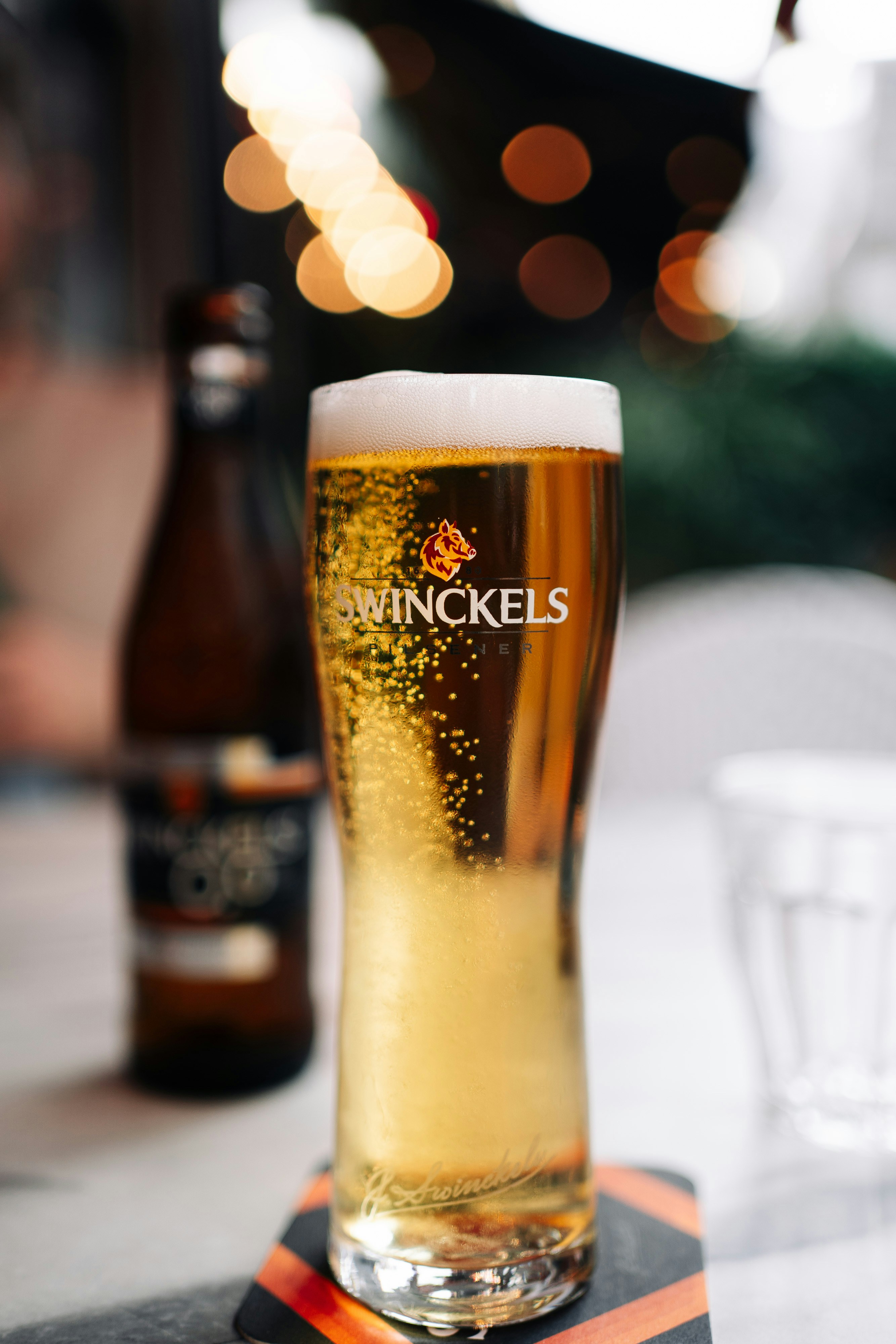 A tall glass of golden beer with foam photo – Free Restaurant Image on ...