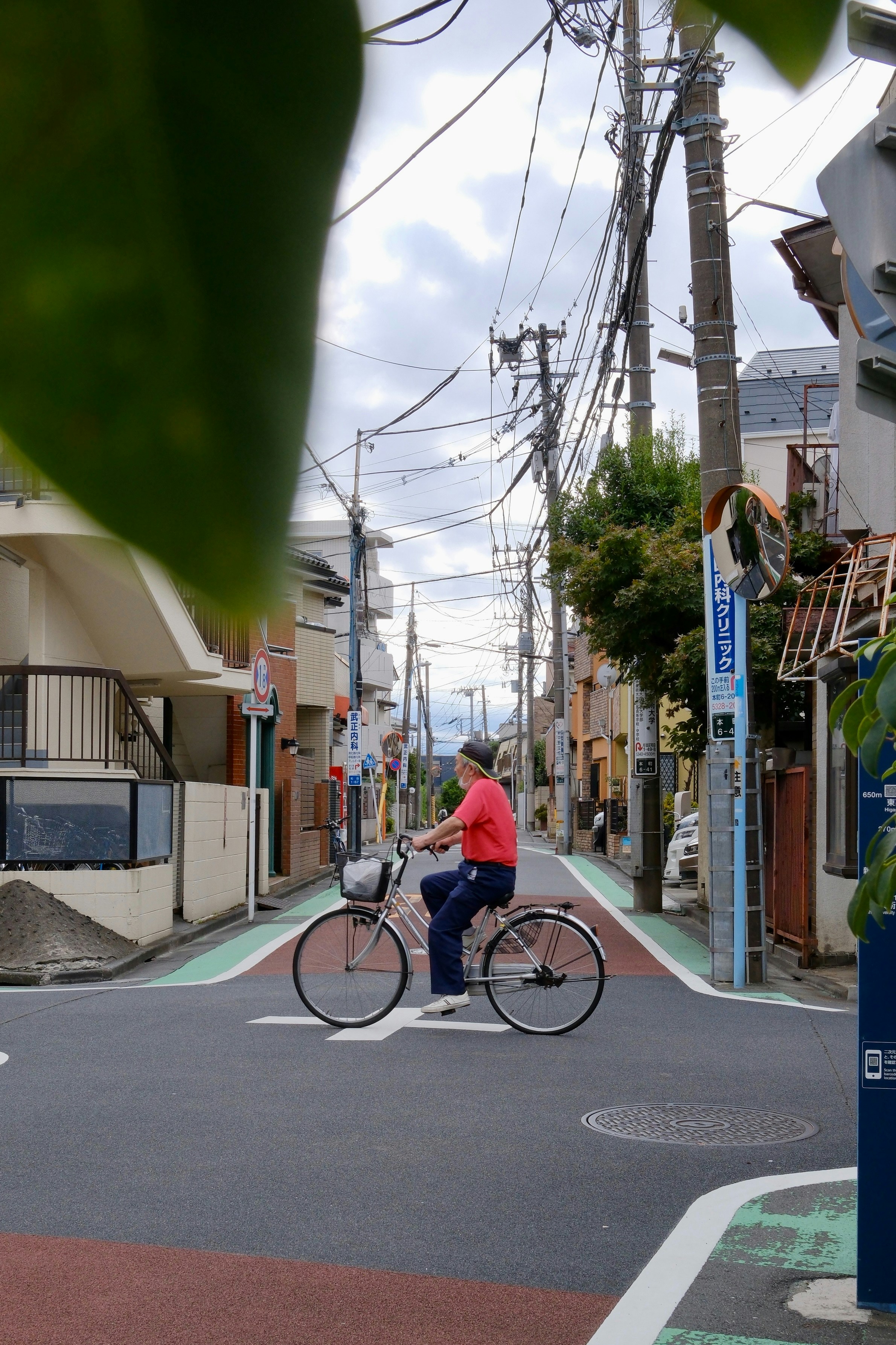 Urban Pedal: A Journey Through City Streets