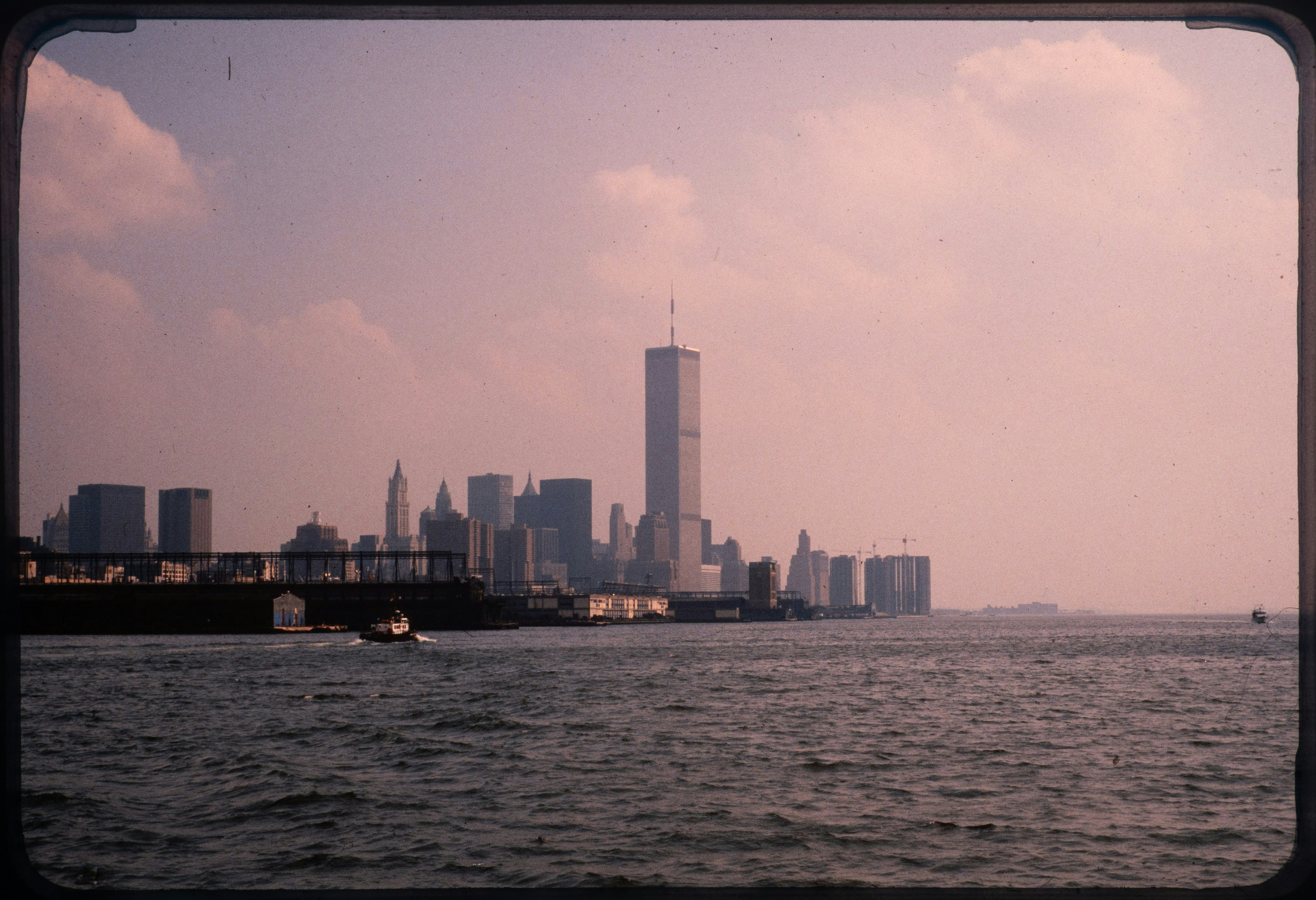 OLYMPUS DIGITAL CAMERA | Skyline of new york city with world trade center towers.