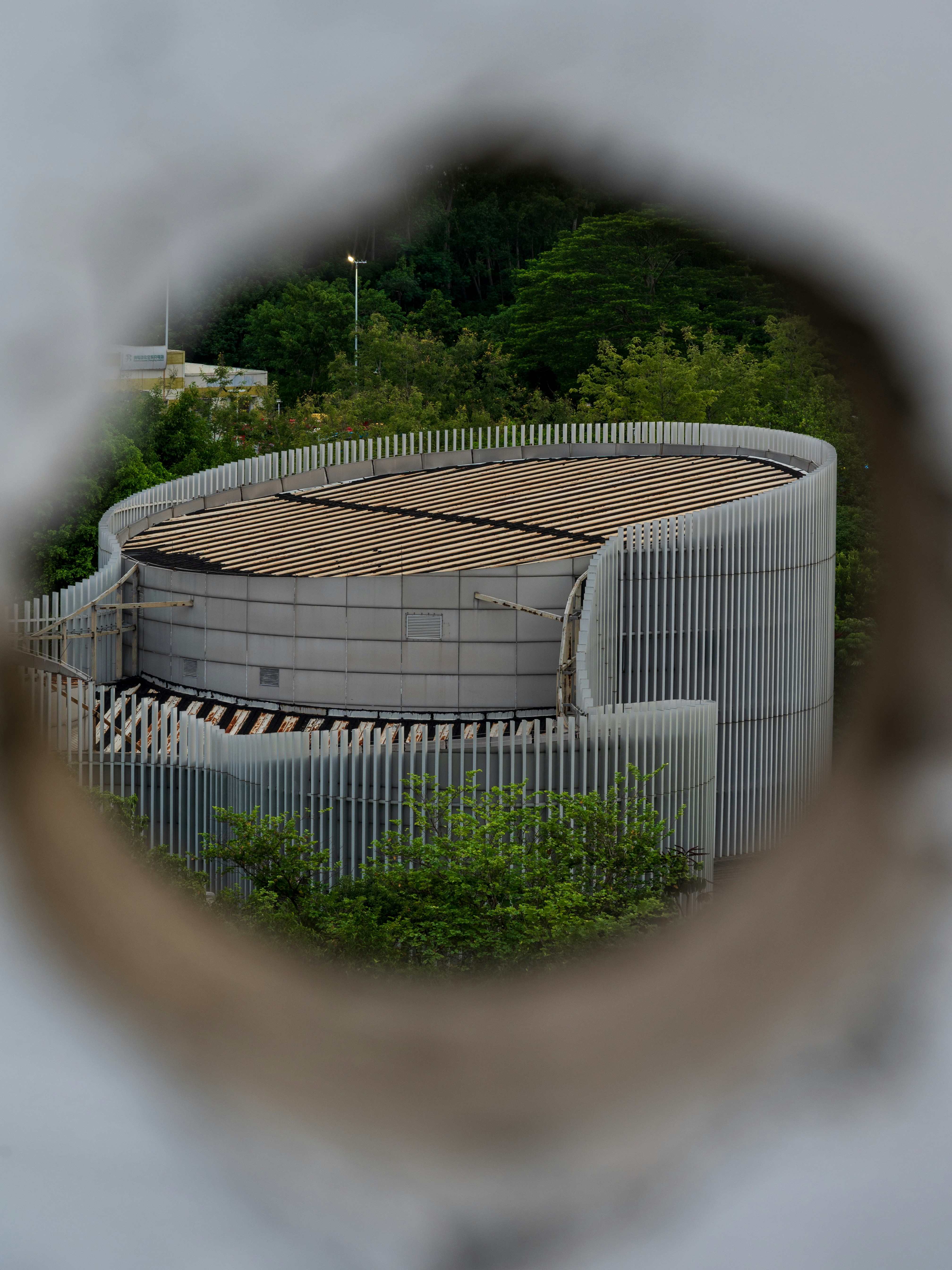 Framed Urban Curves: A Peek Through Time