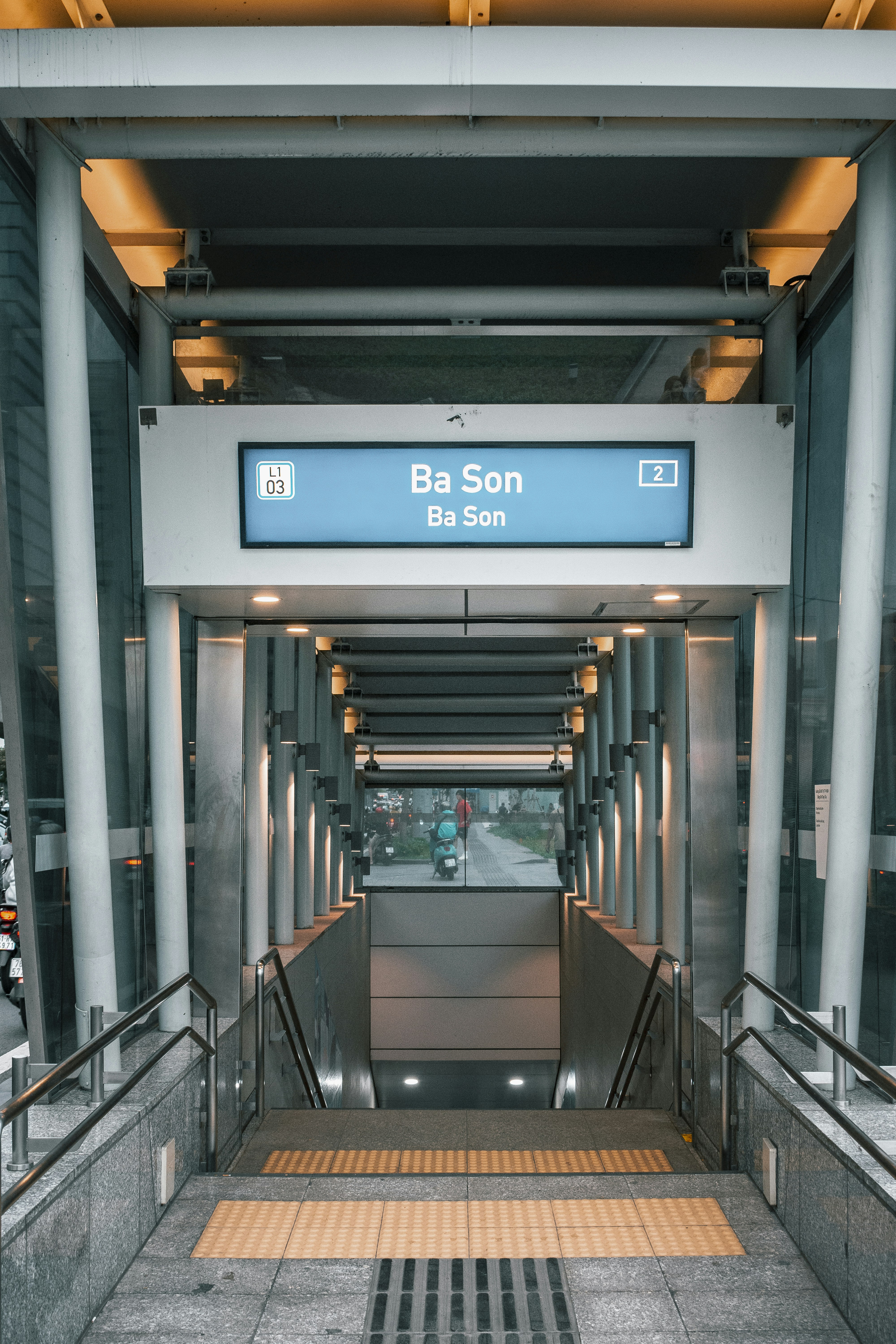 Ba Son Station | Entrance to ba son metro station with stairs