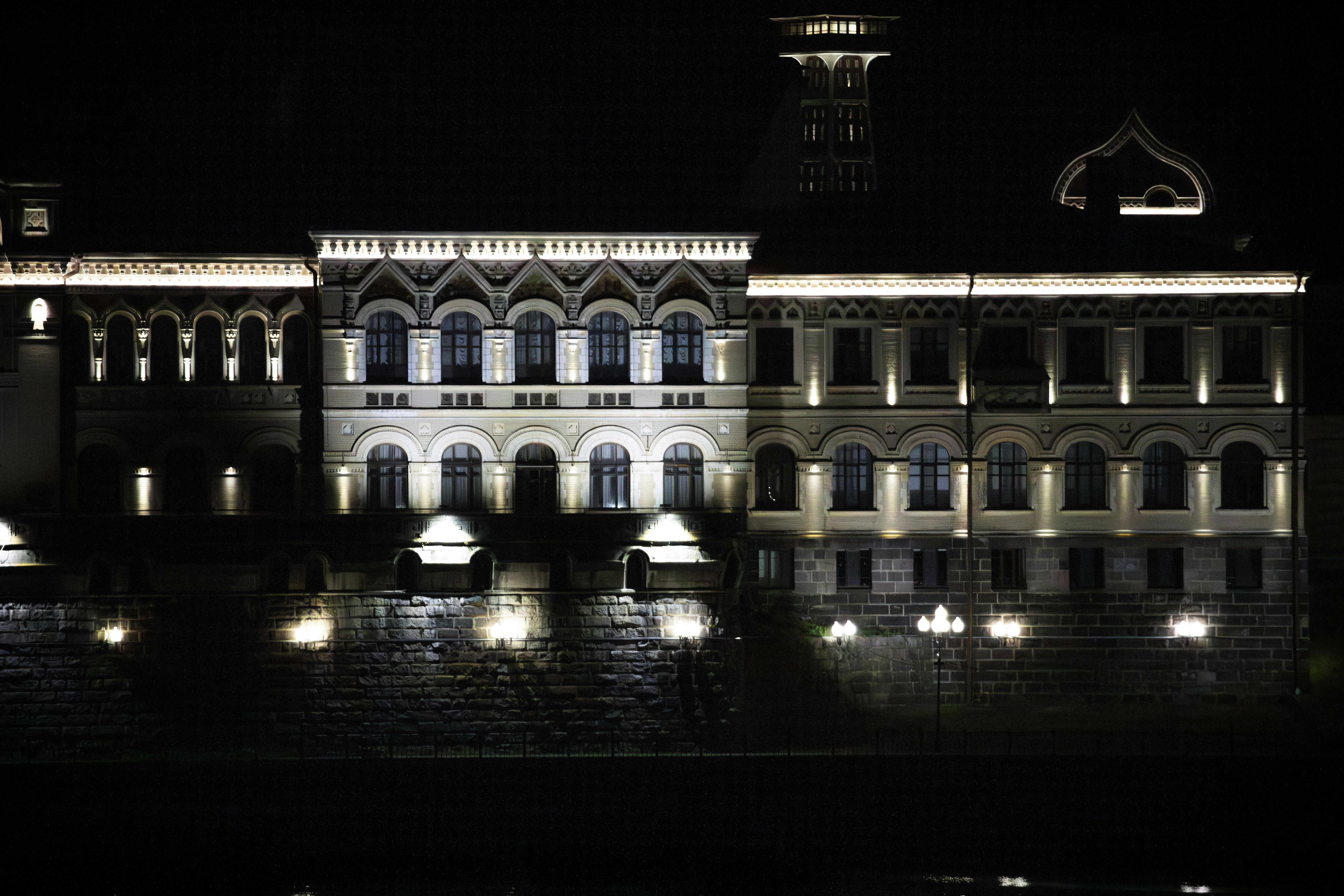 Illuminated Elegance: A Nighttime Architectural Showcase