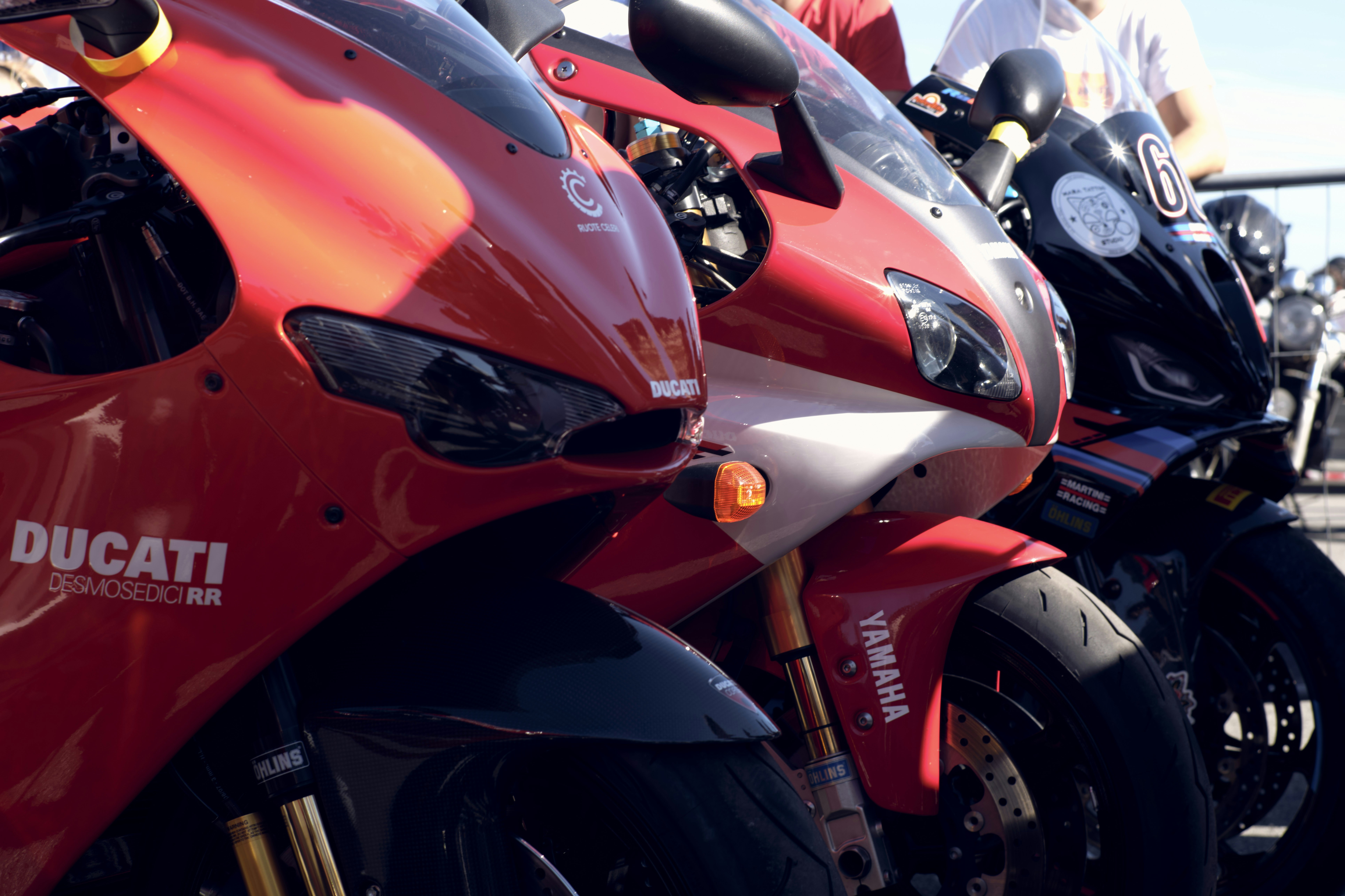 Red Sportline: Close-Up of Ducati and Yamaha Showpieces