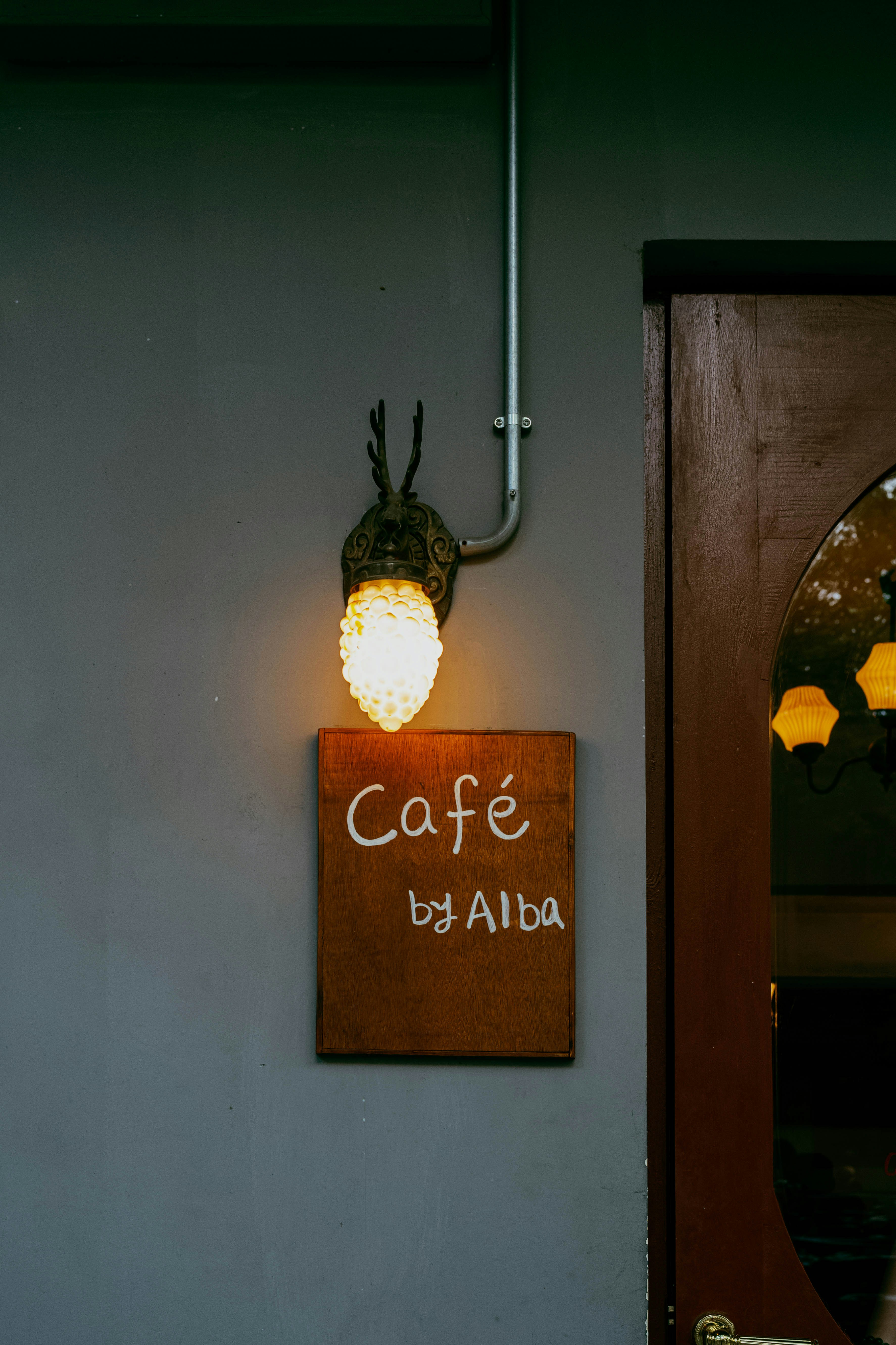 A Warm Welcome to Alba's Café