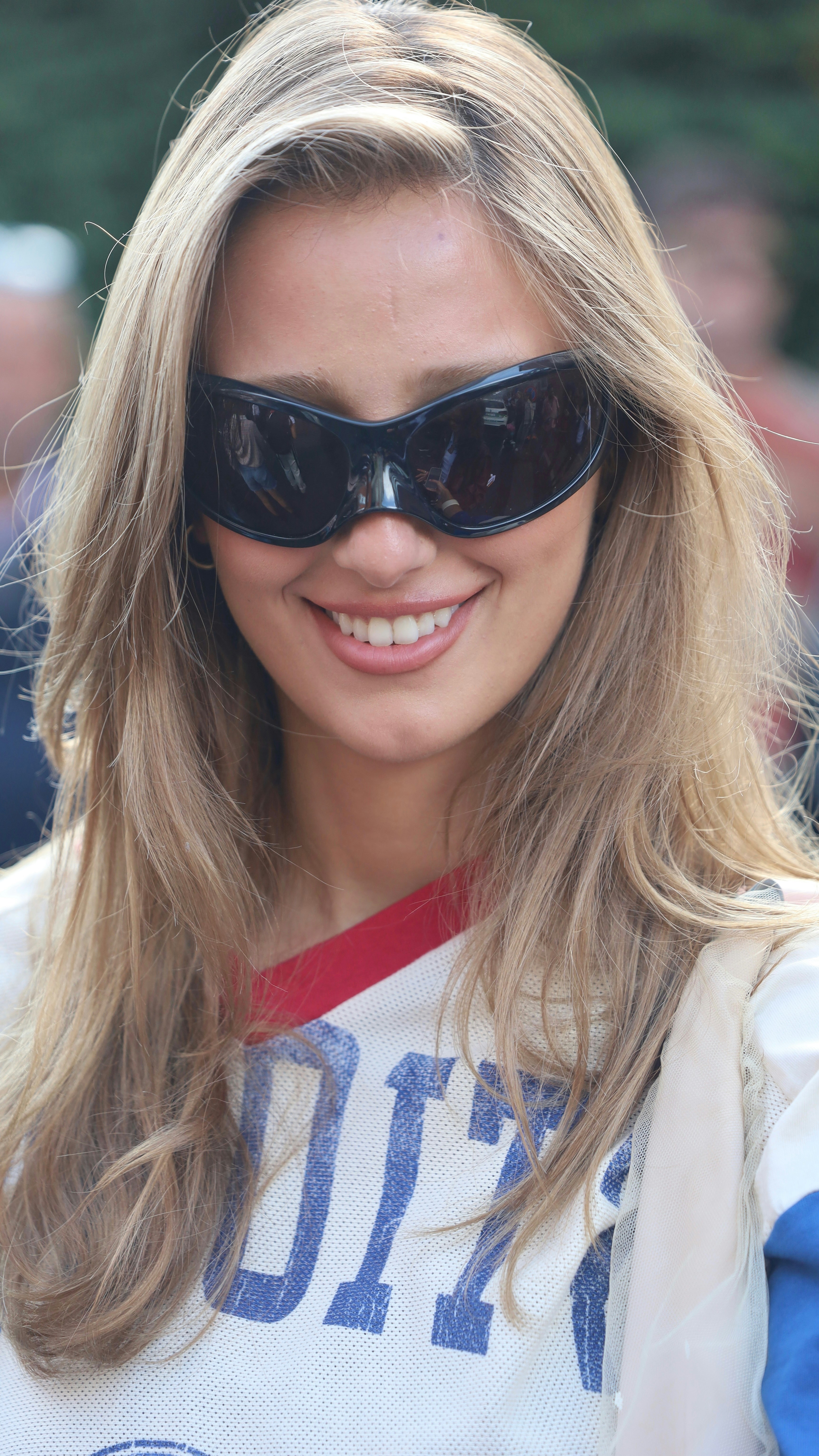 Sporty Elegance: A Modern Icon