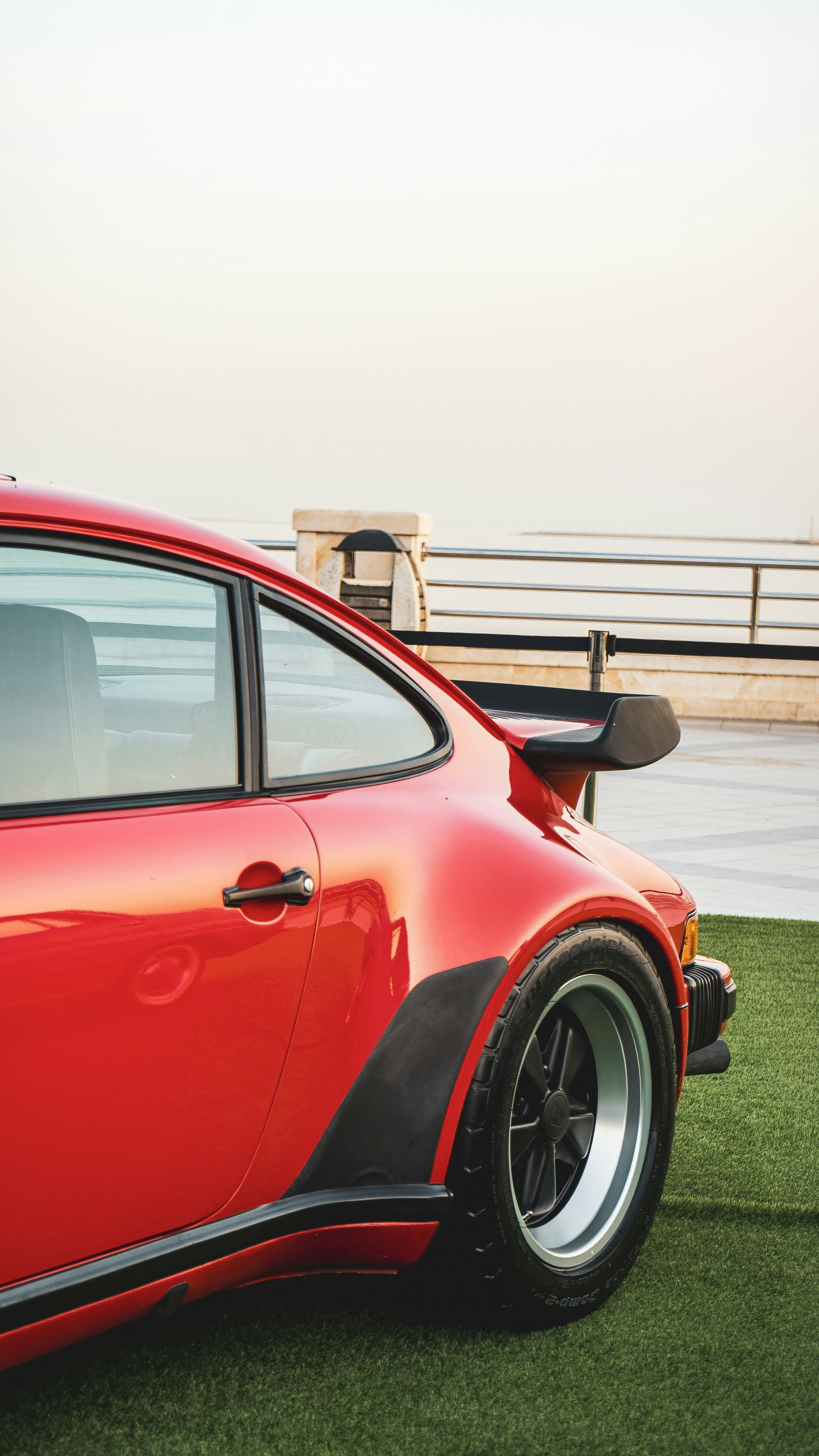 A Glimpse of Performance: The Red Racer's Profile