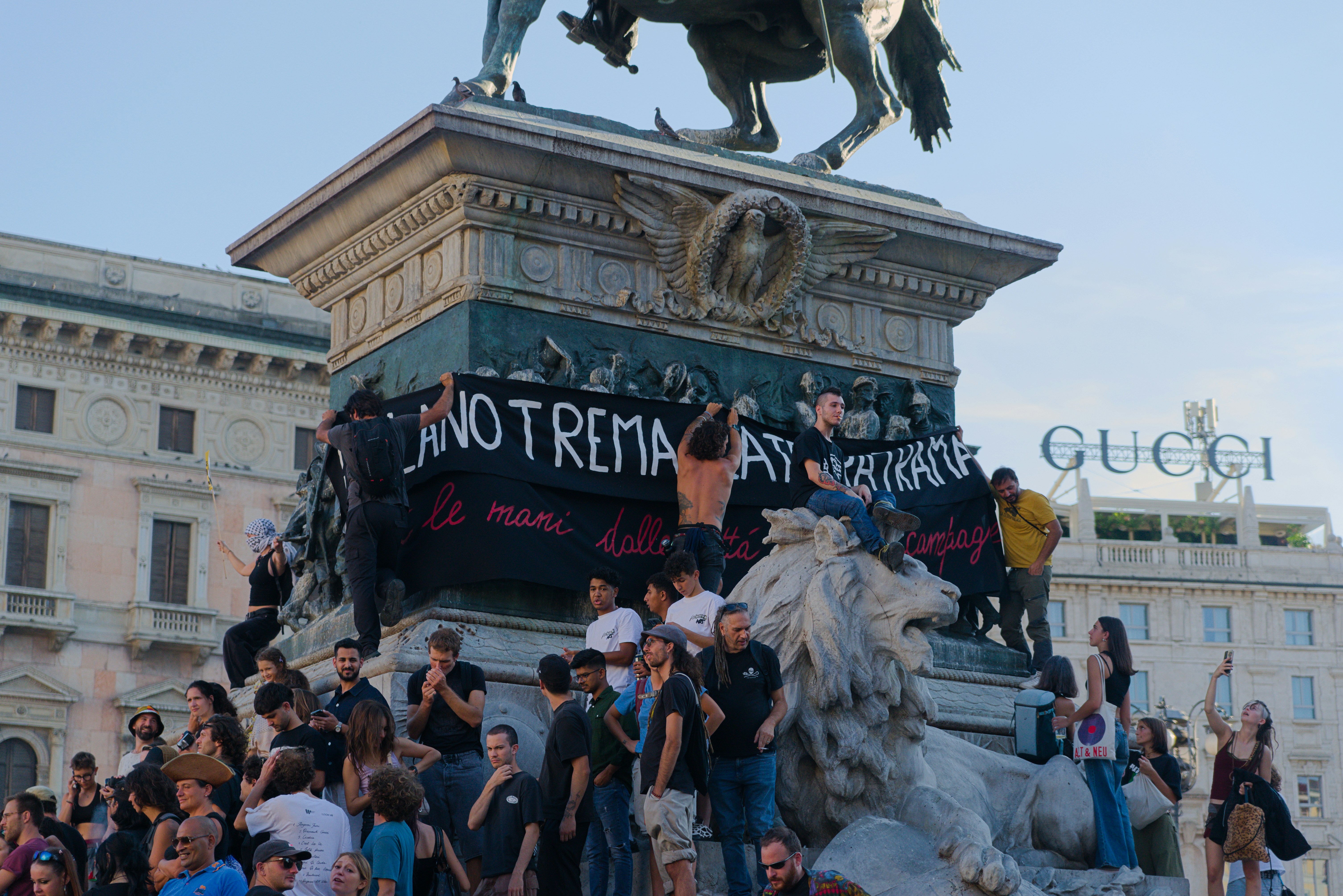 Voices of Dissent: A Modern Gathering at the Monument
