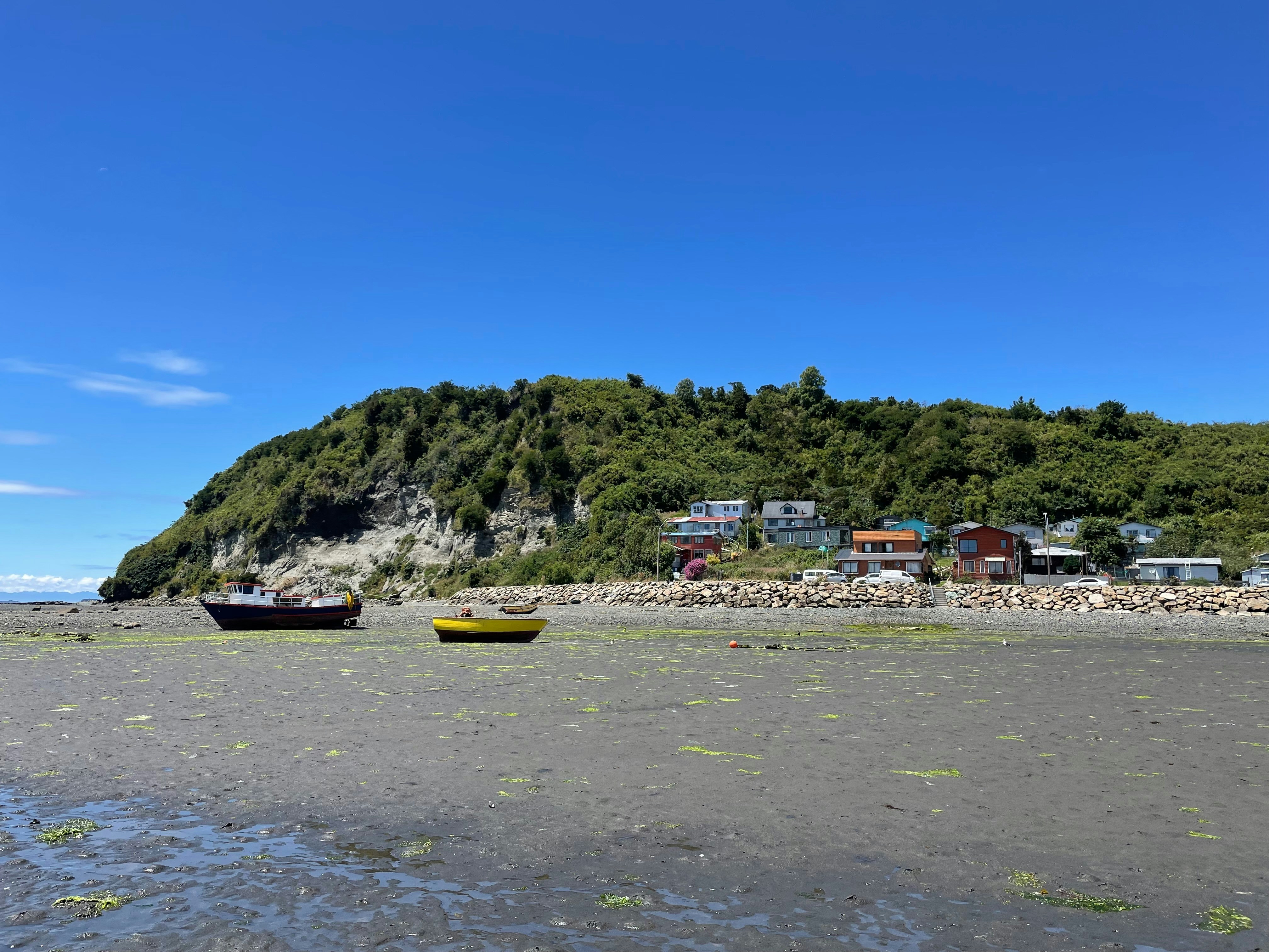 Harbor Serenity: A Coastal Retreat