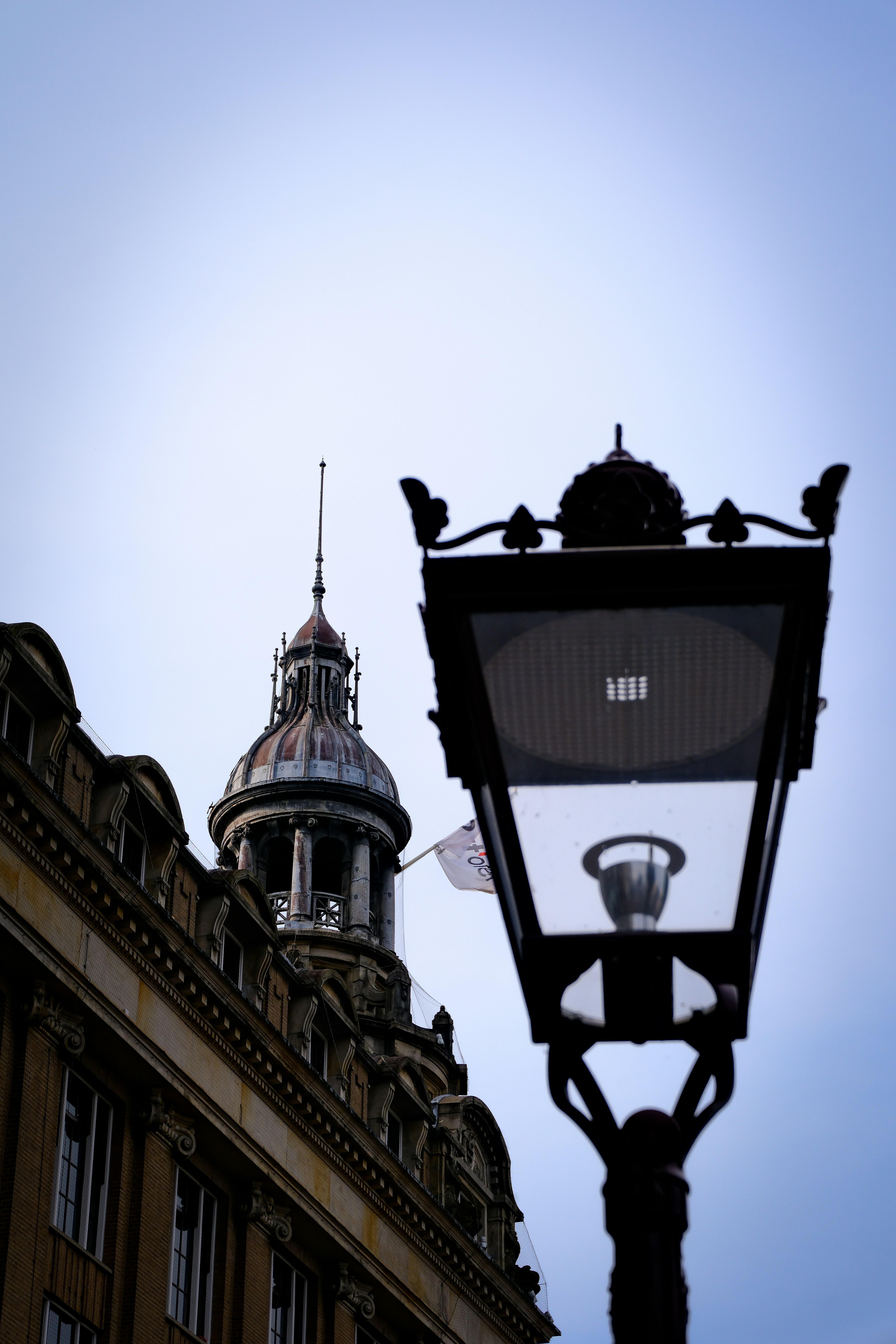 Illuminated Heritage: A Glimpse of Architectural Elegance