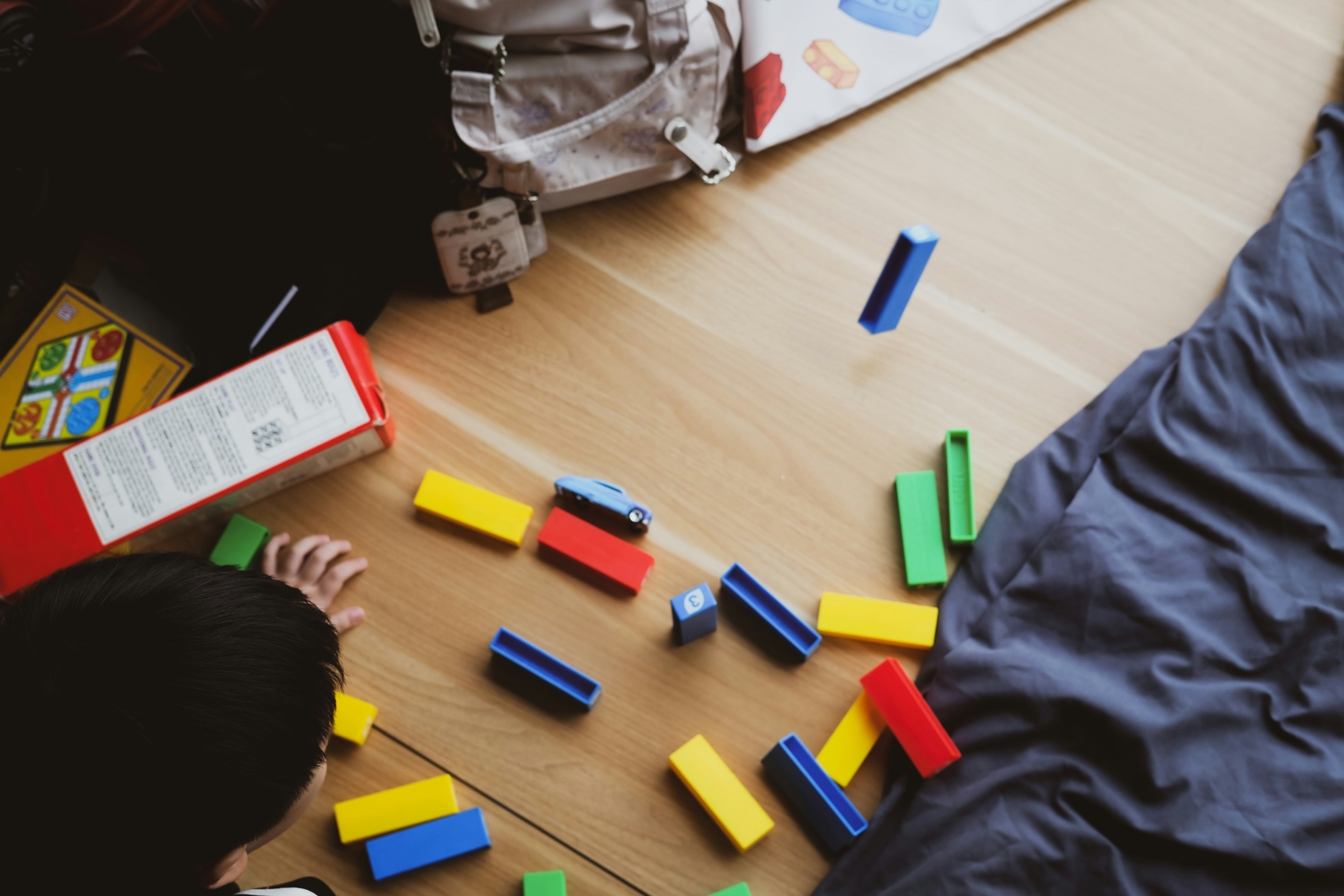 Child Playing With Blocks Pictures | Download Free Images on Unsplash