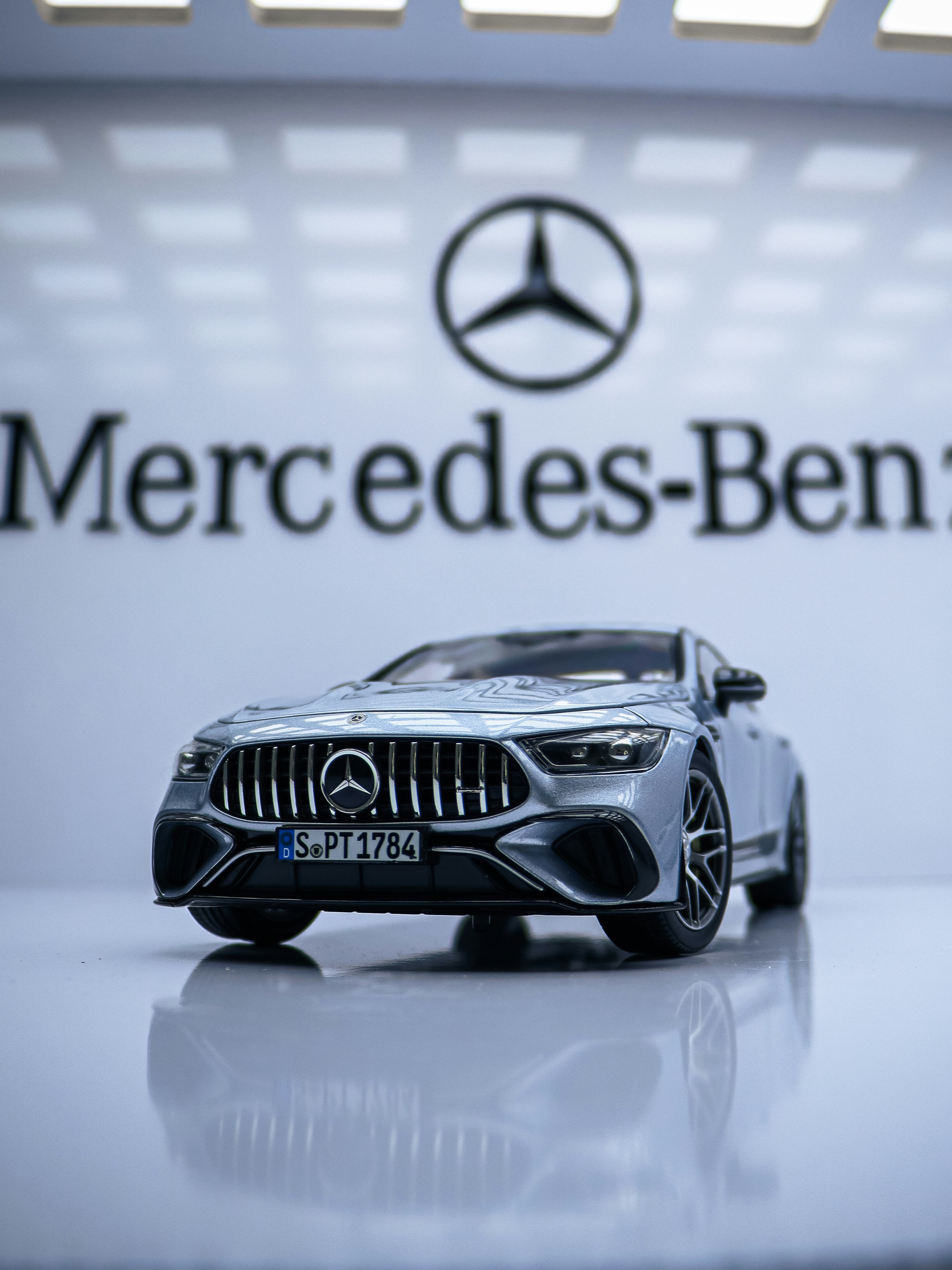 Precision in Miniature: The Mercedes-Benz Model Showcase