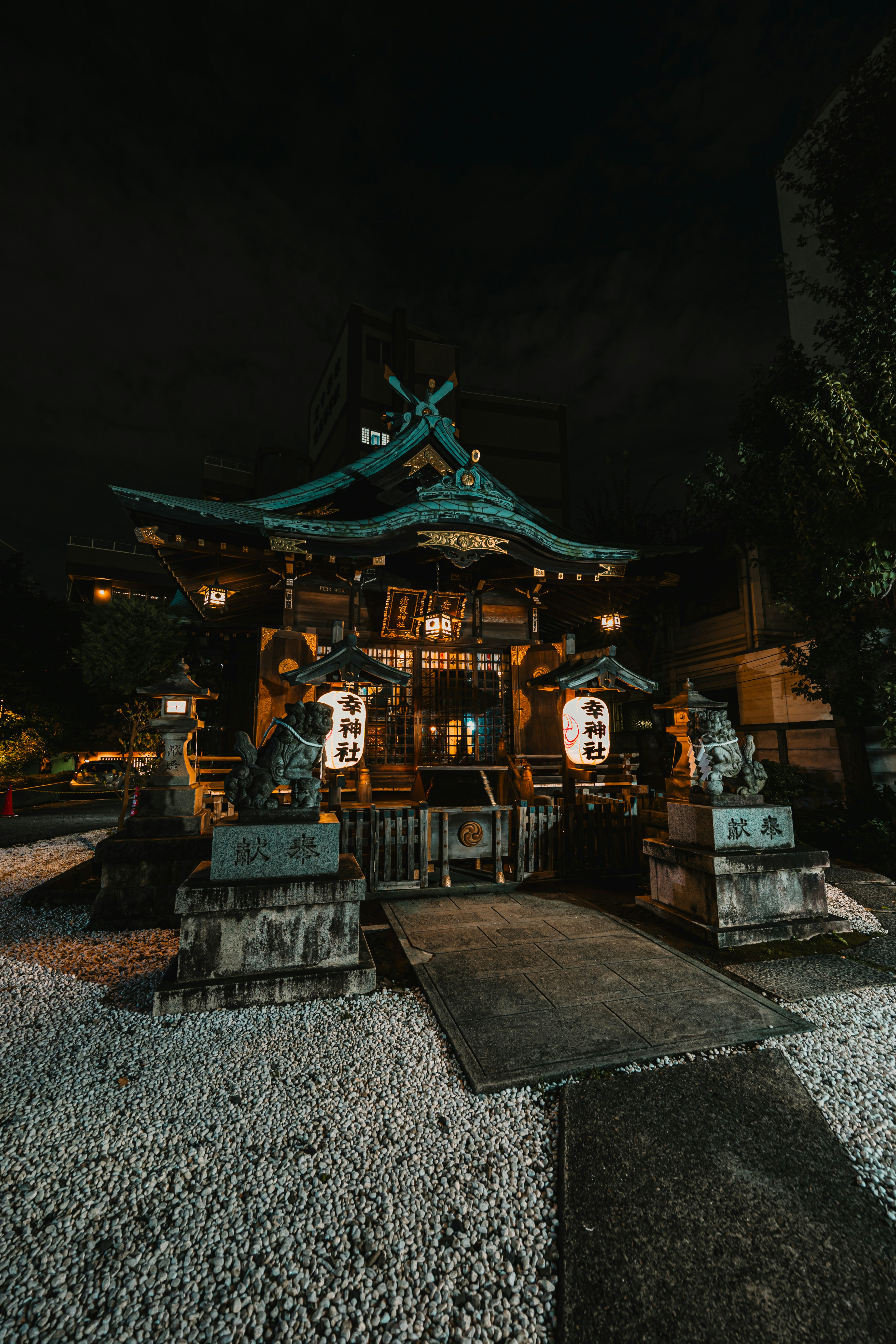 Night Shrine in Quiet Glow: Torii Lanterns Guiding the Way