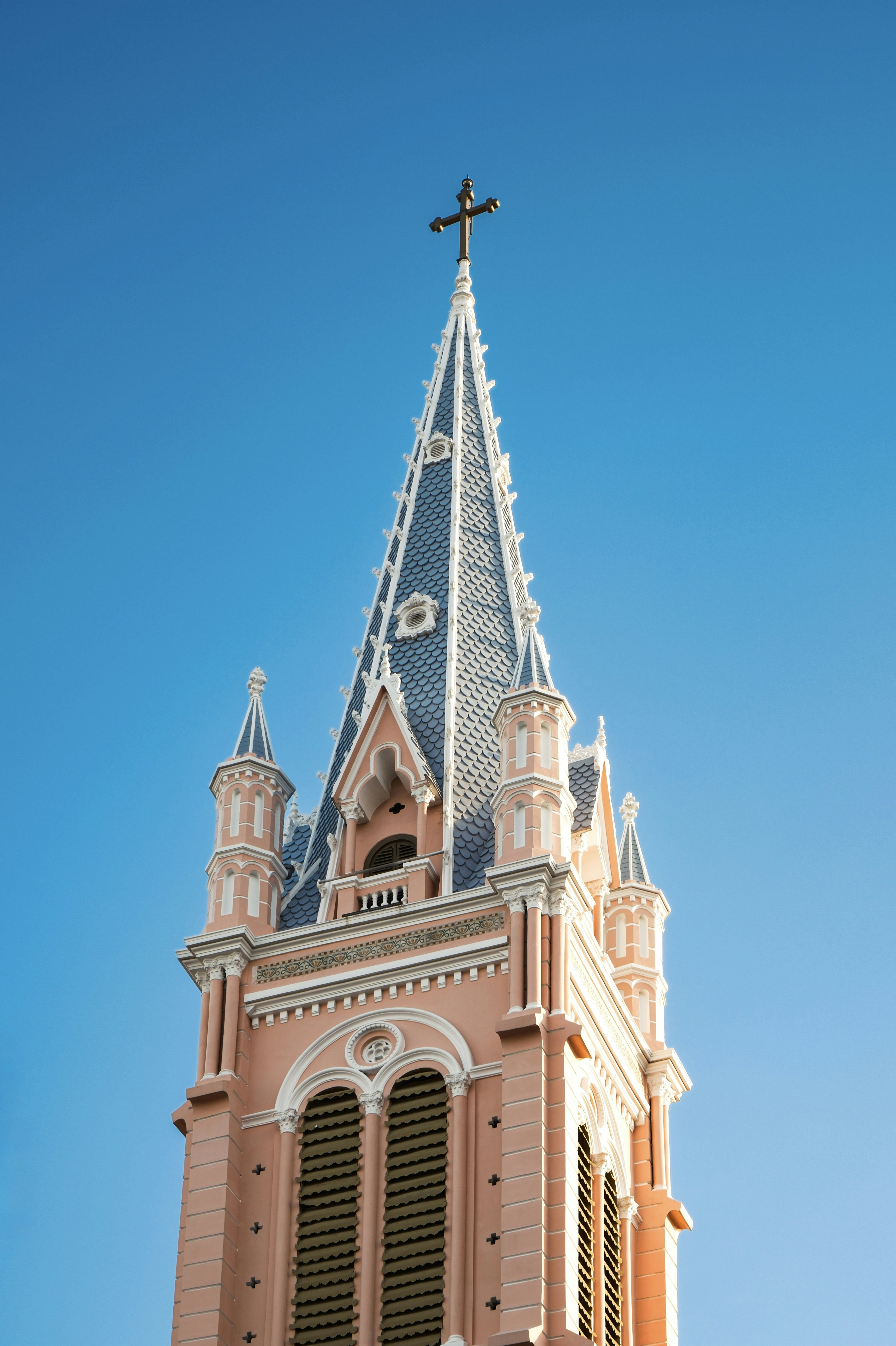 Heavenward Spire: A Testament to Architectural Elegance