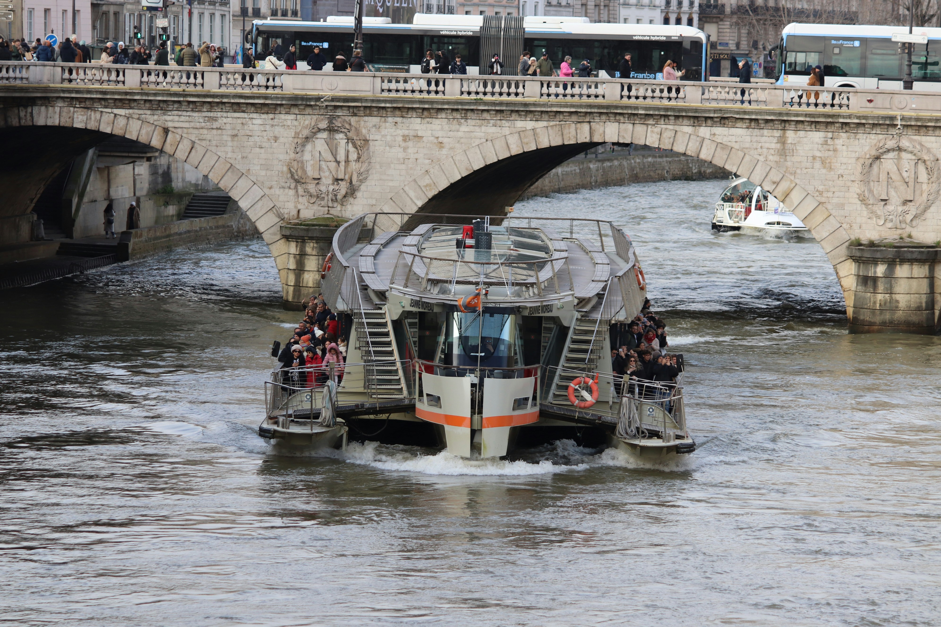 Urban Voyage: The Heart of the Seine