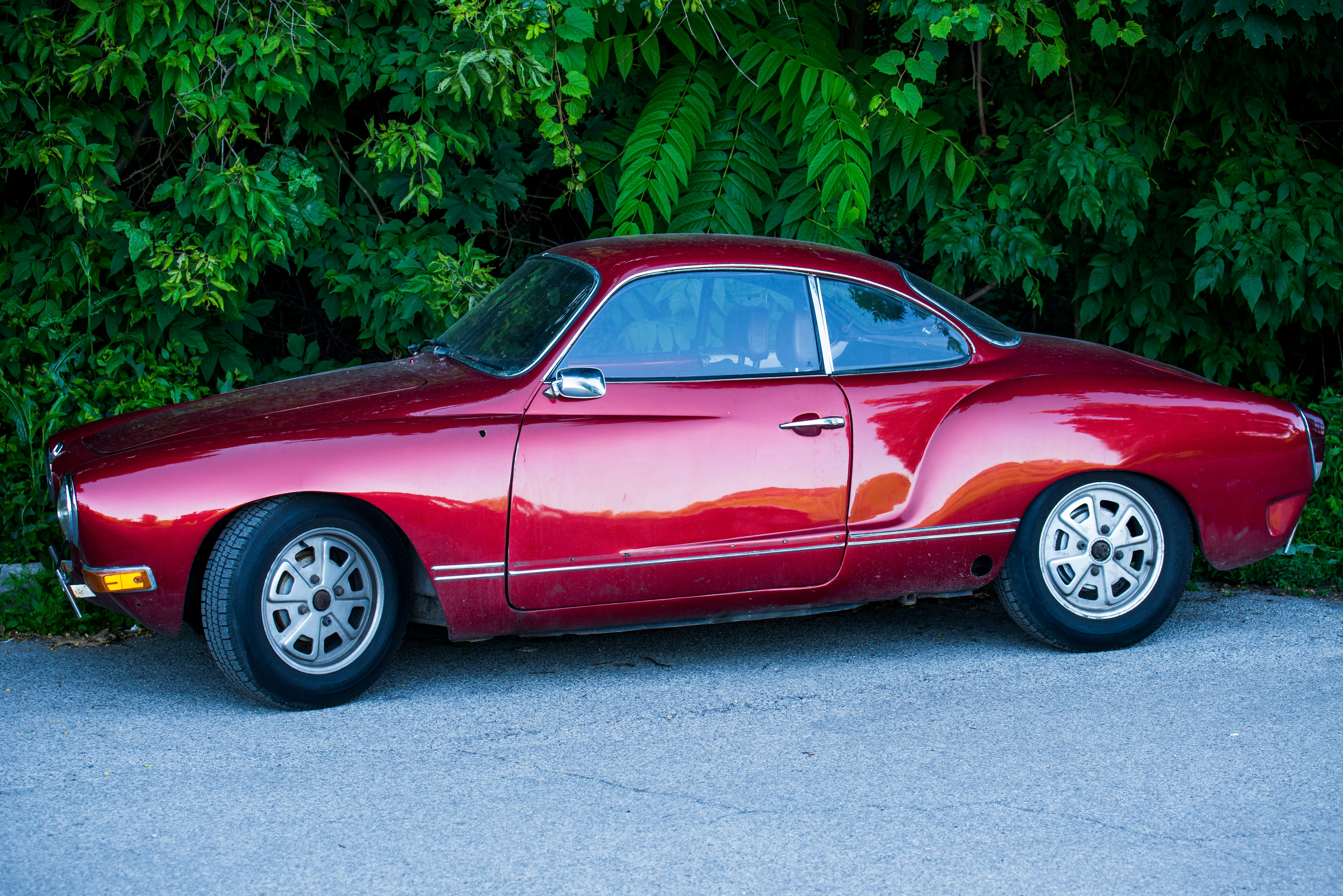 Classic Elegance: The Timeless Appeal of a Vintage Coupe