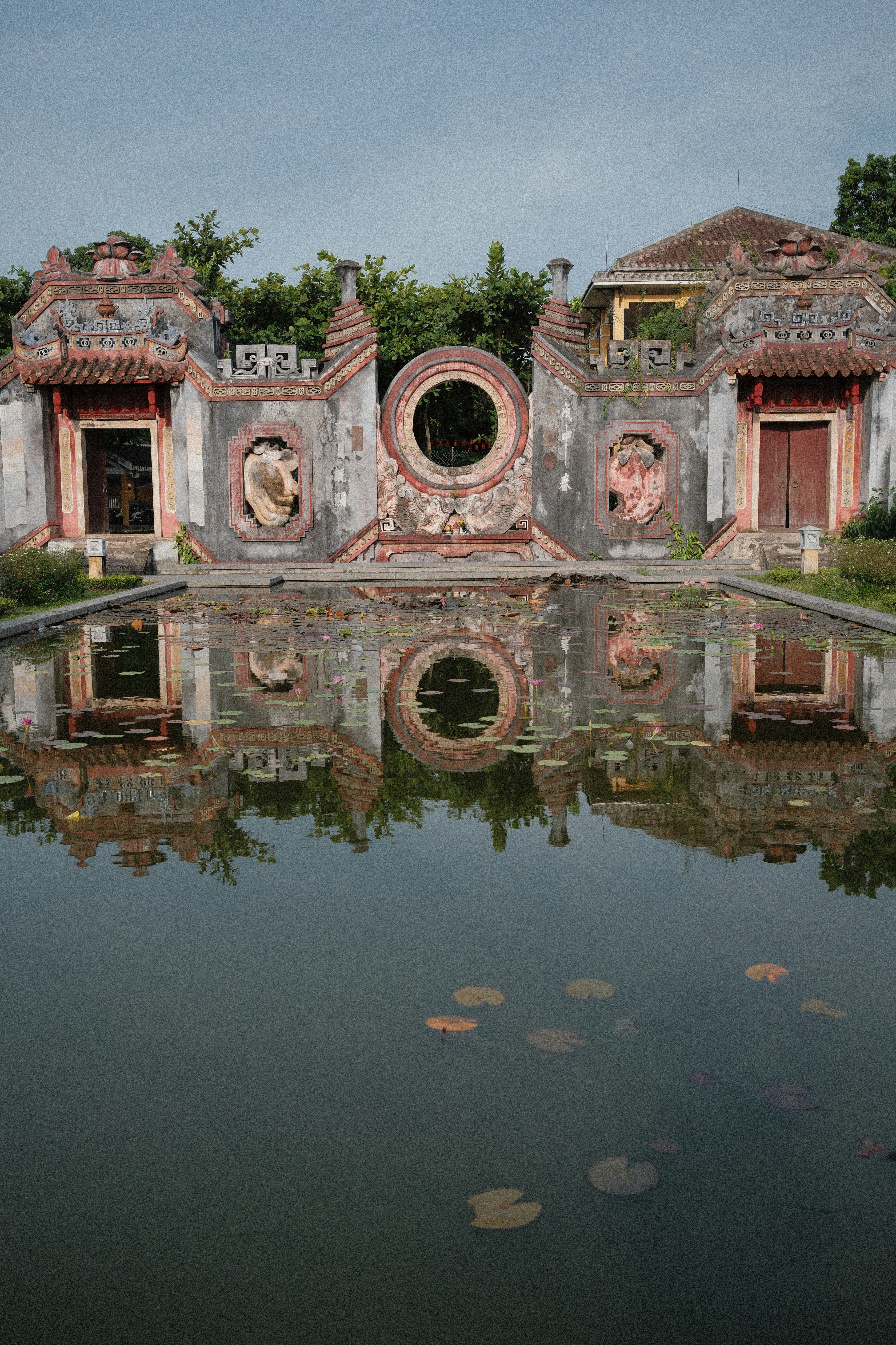 Reflections of Heritage: A Gateway to Tranquility