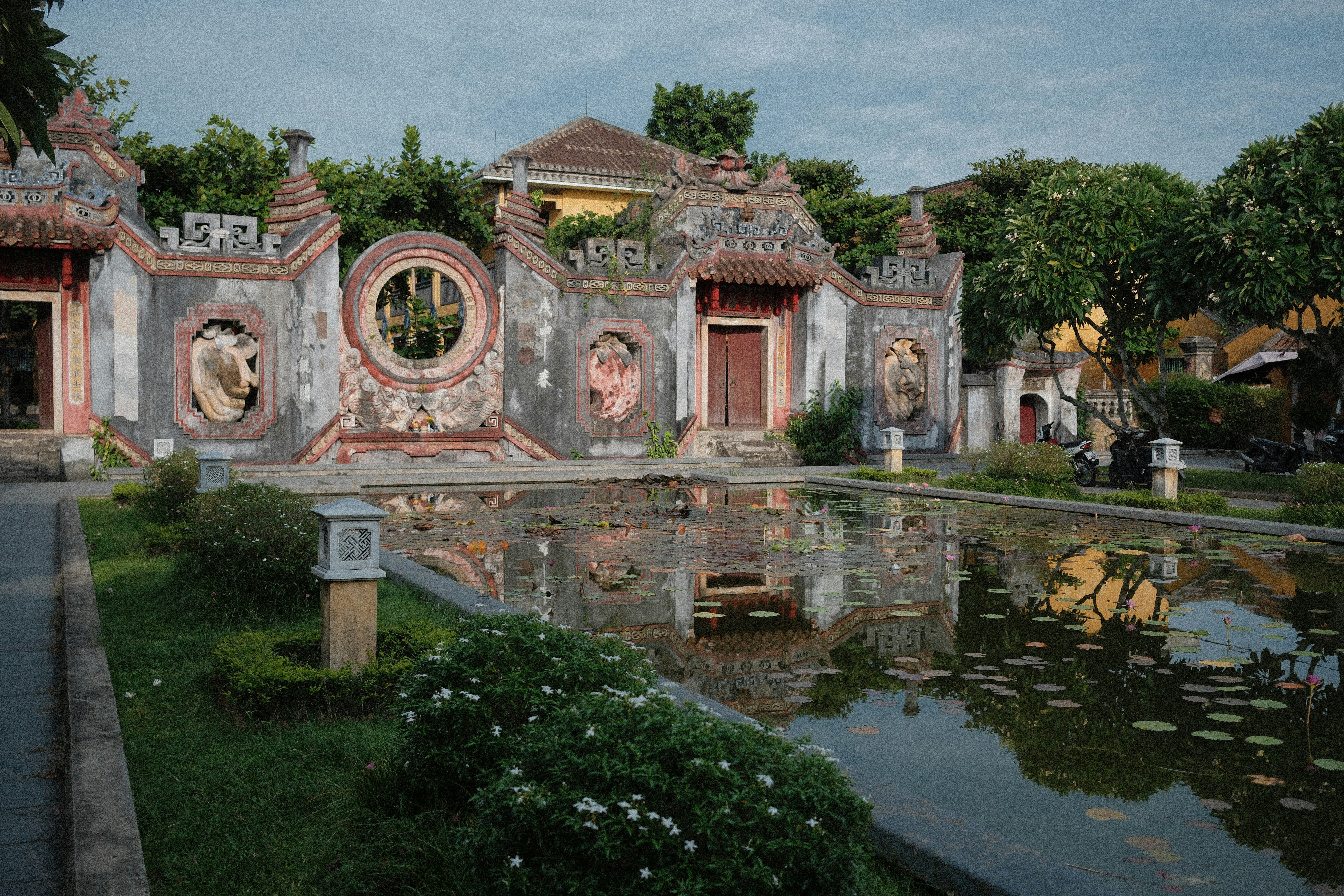 Reflections of Heritage: A Serene Sanctuary