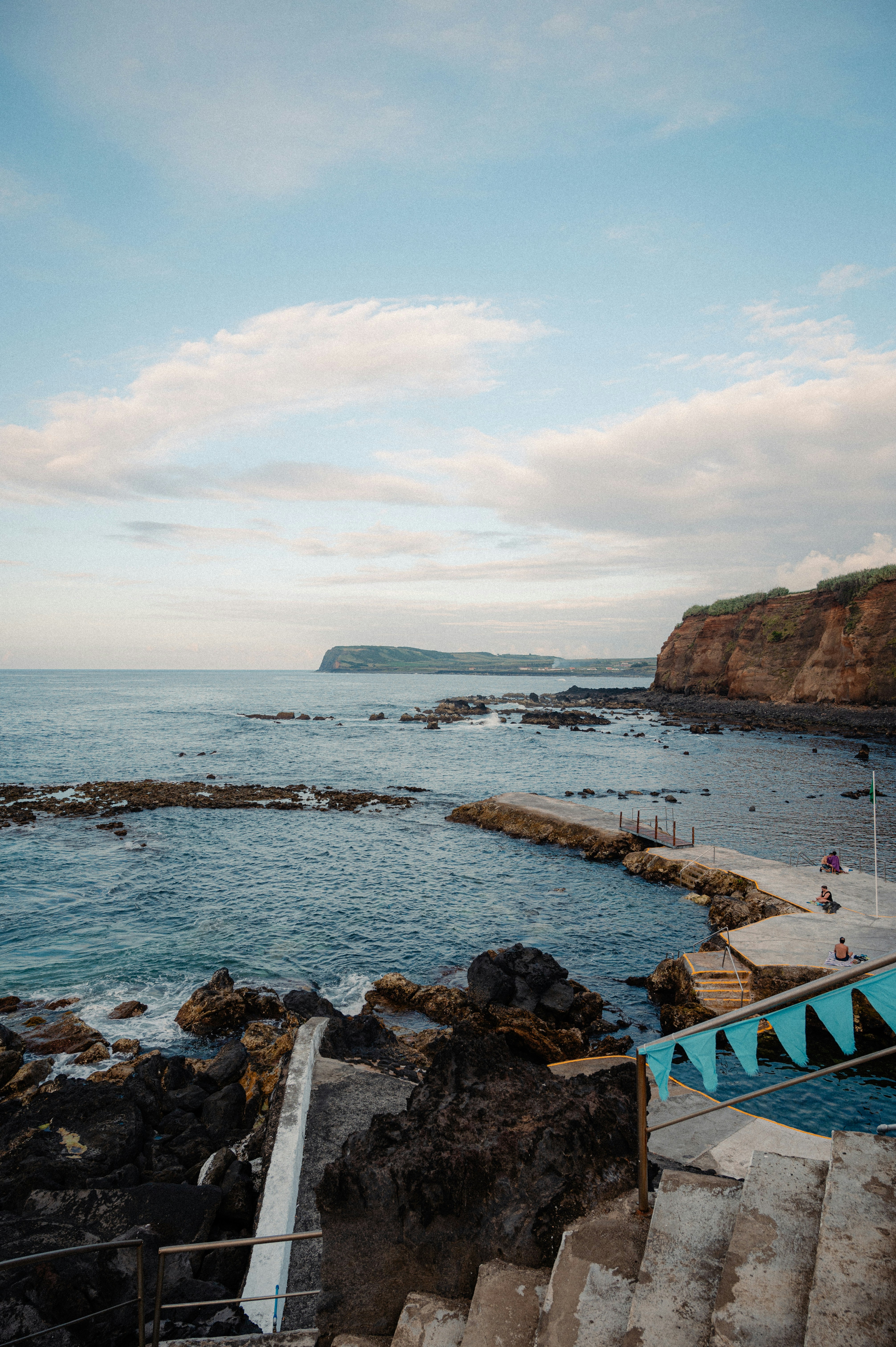 Coastal Serenity: A Glimpse of Nature's Palette
