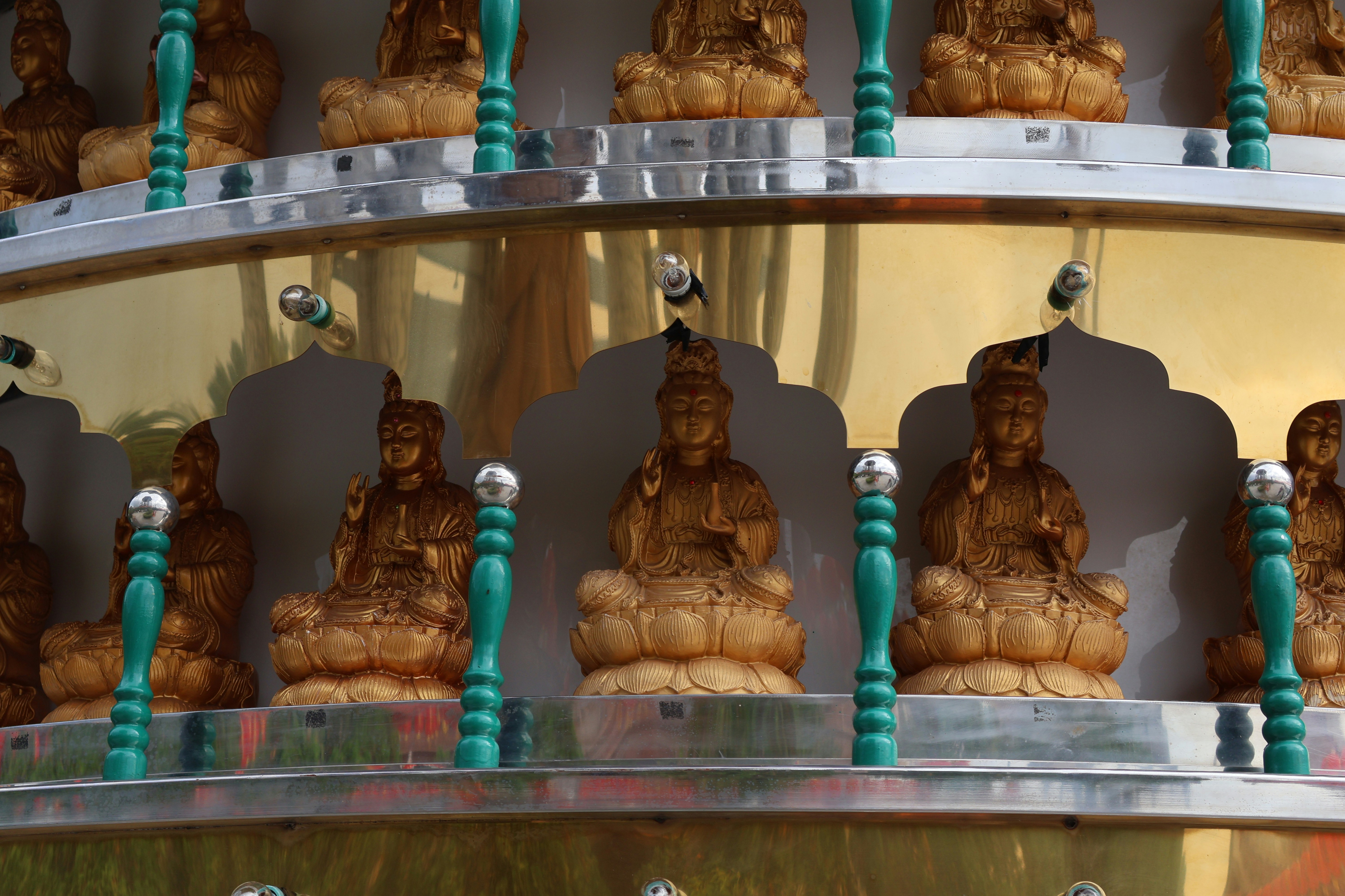 Turquoise Rails, Golden Buddhas: A Shrine of Repeated Silence