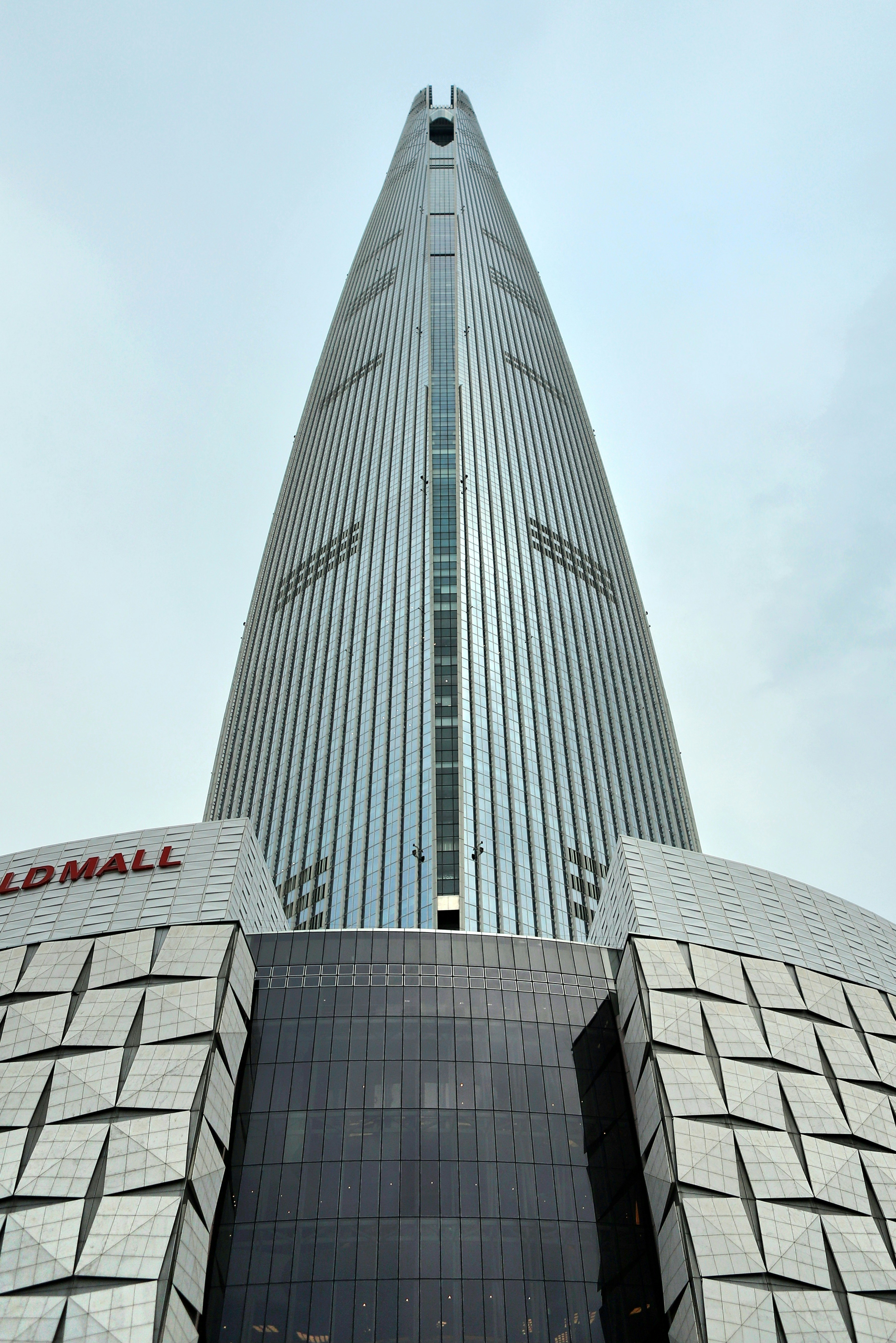 A Towering Ascent: The Pinnacle of Modern Architecture