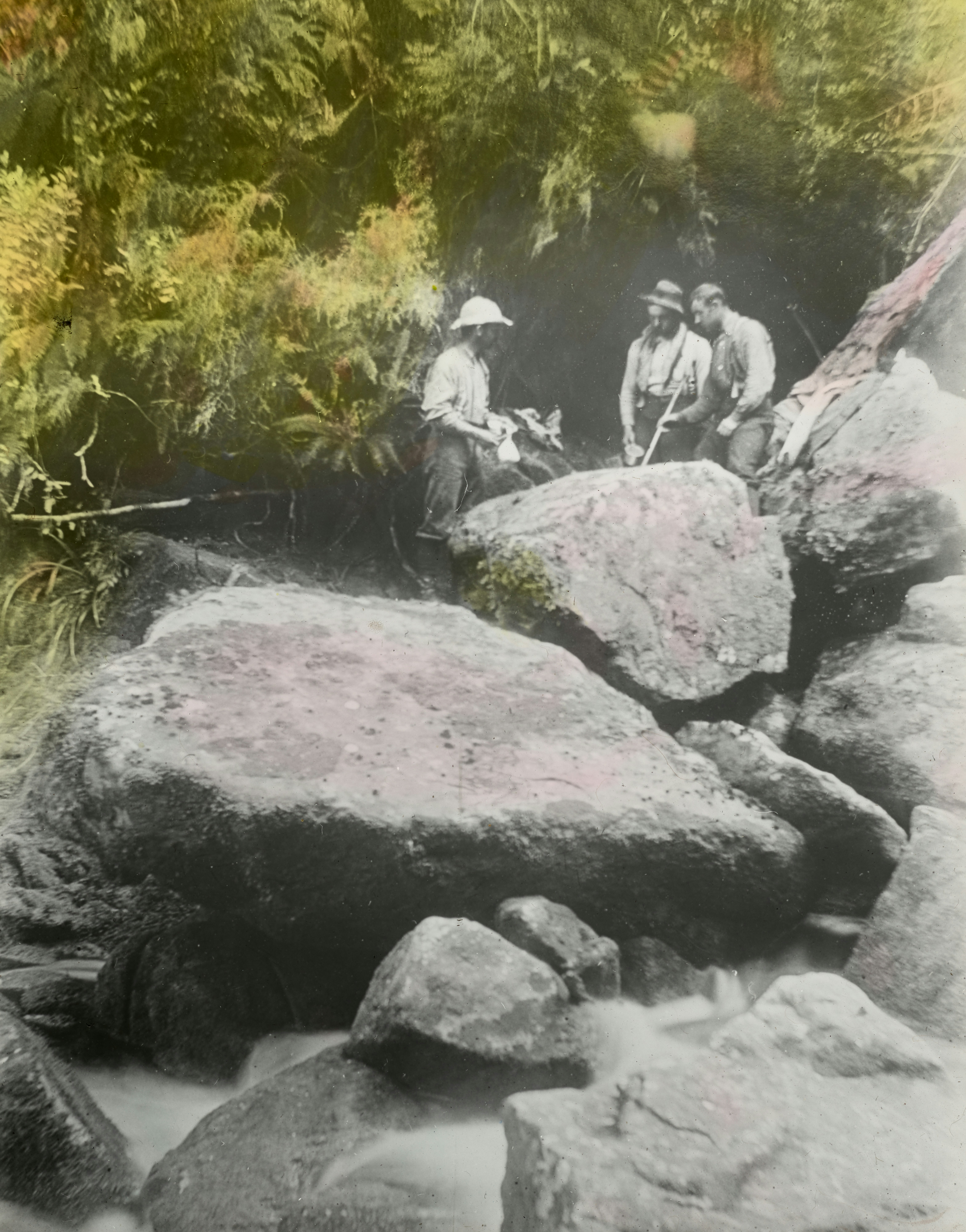 Making porridge on the Canon Creek, New Zealand, by Algernon Charles Gifford. Gift of Mrs Sylvia Murray, 1967. Te Papa (LS.005698). https://collections.tepapa.govt.nz/object/232011
