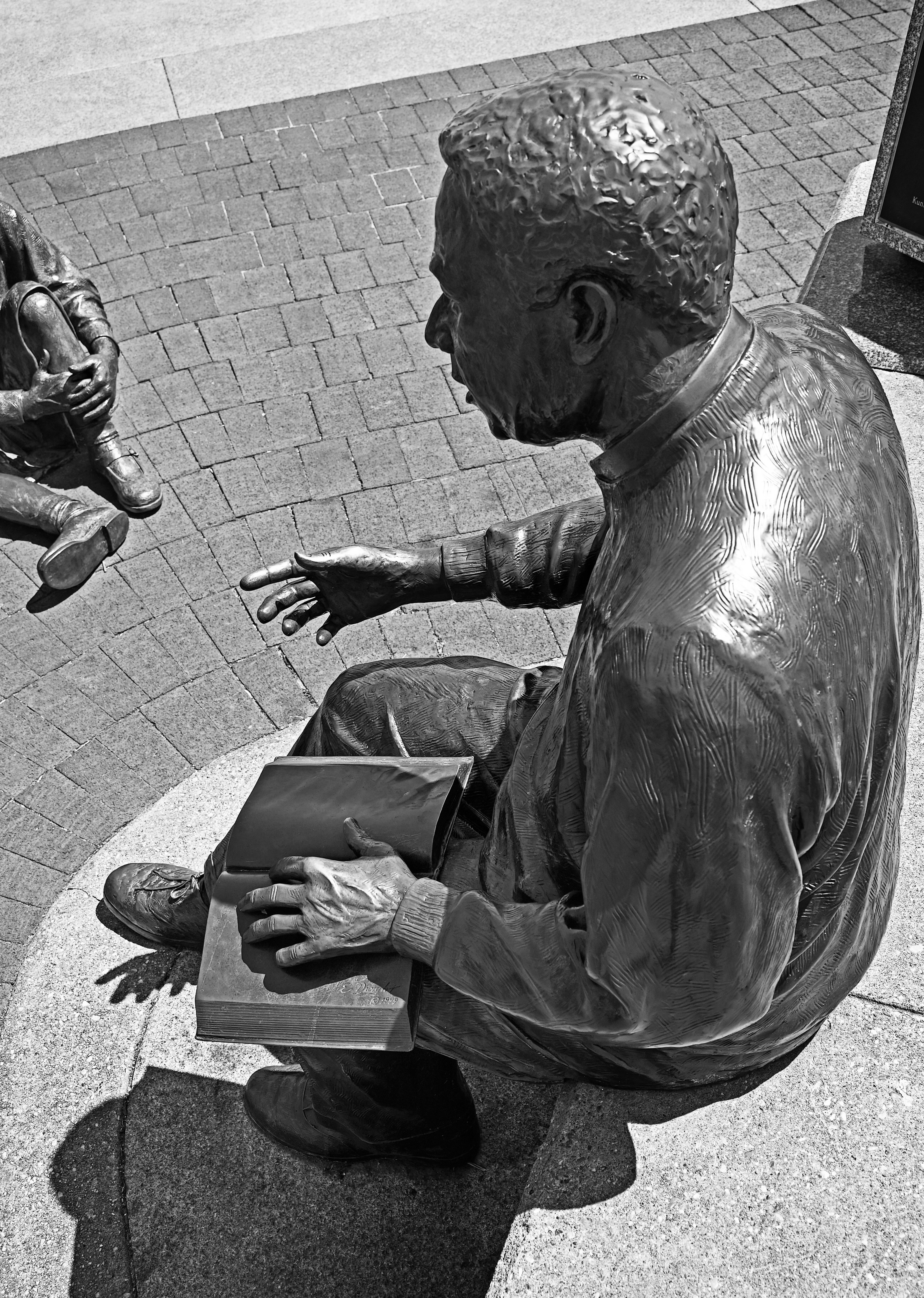The Storyteller's Gesture