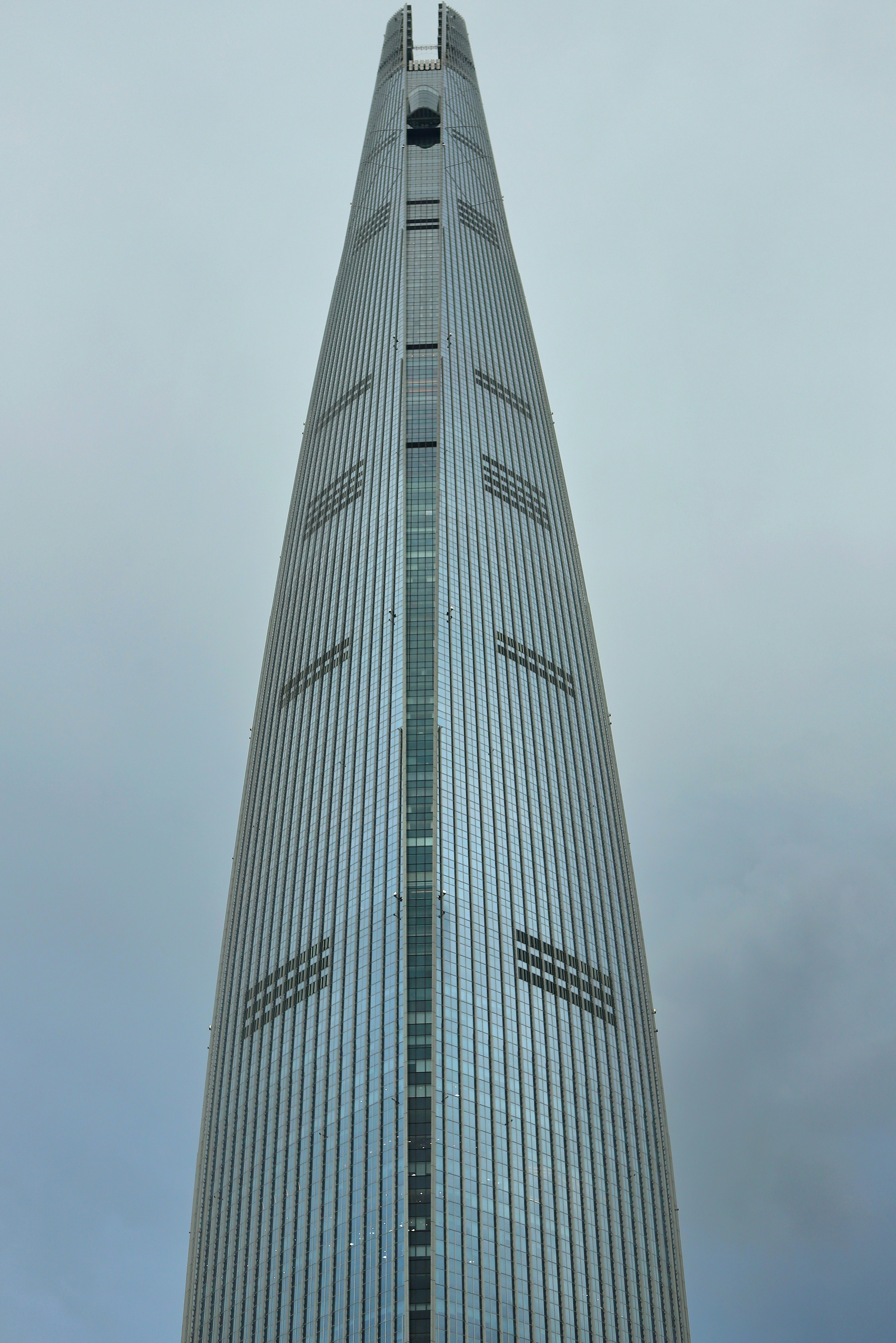 Vertical Ascent: The Pinnacle of Modern Architecture