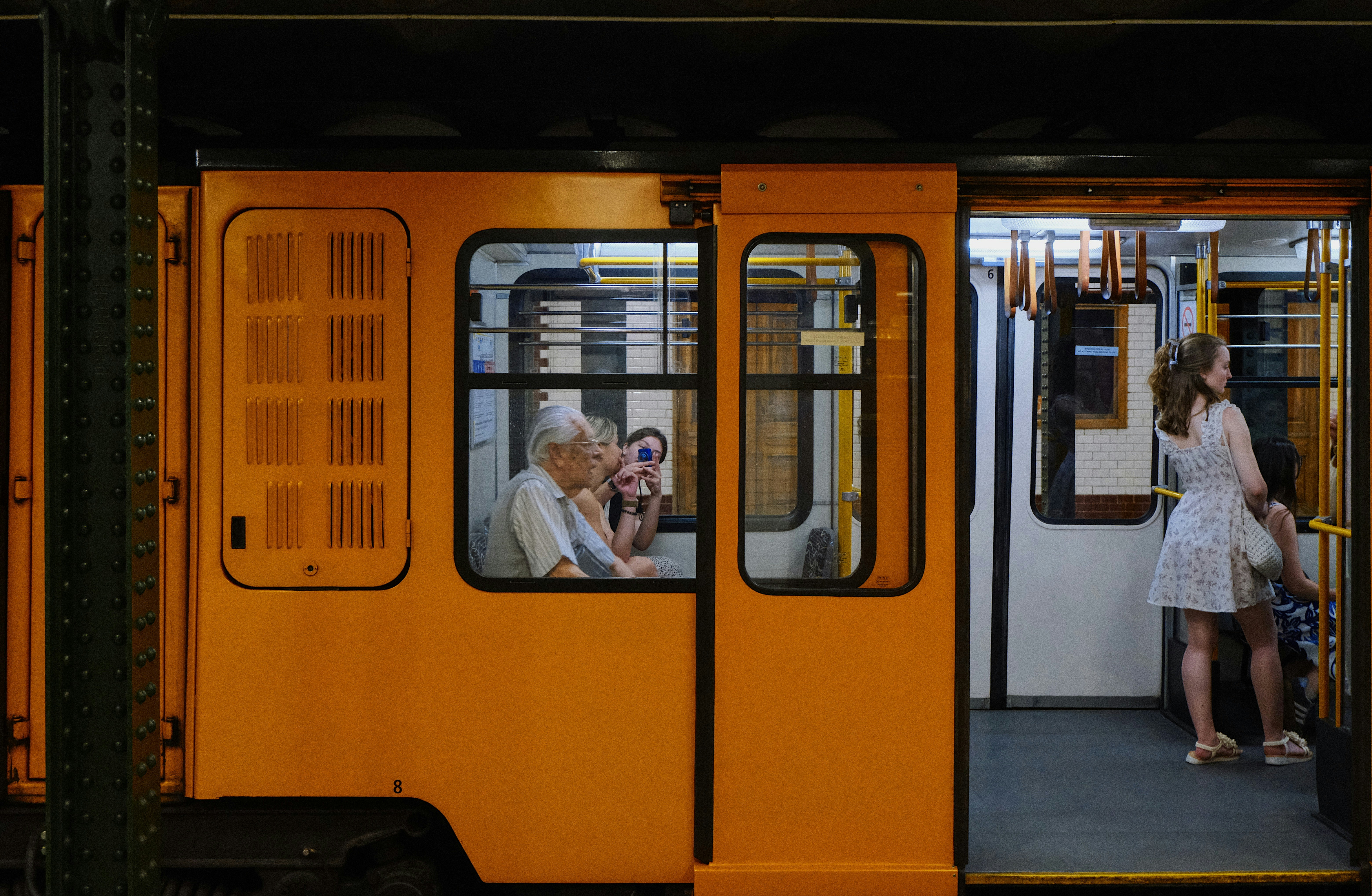 Urban Encounters in Motion