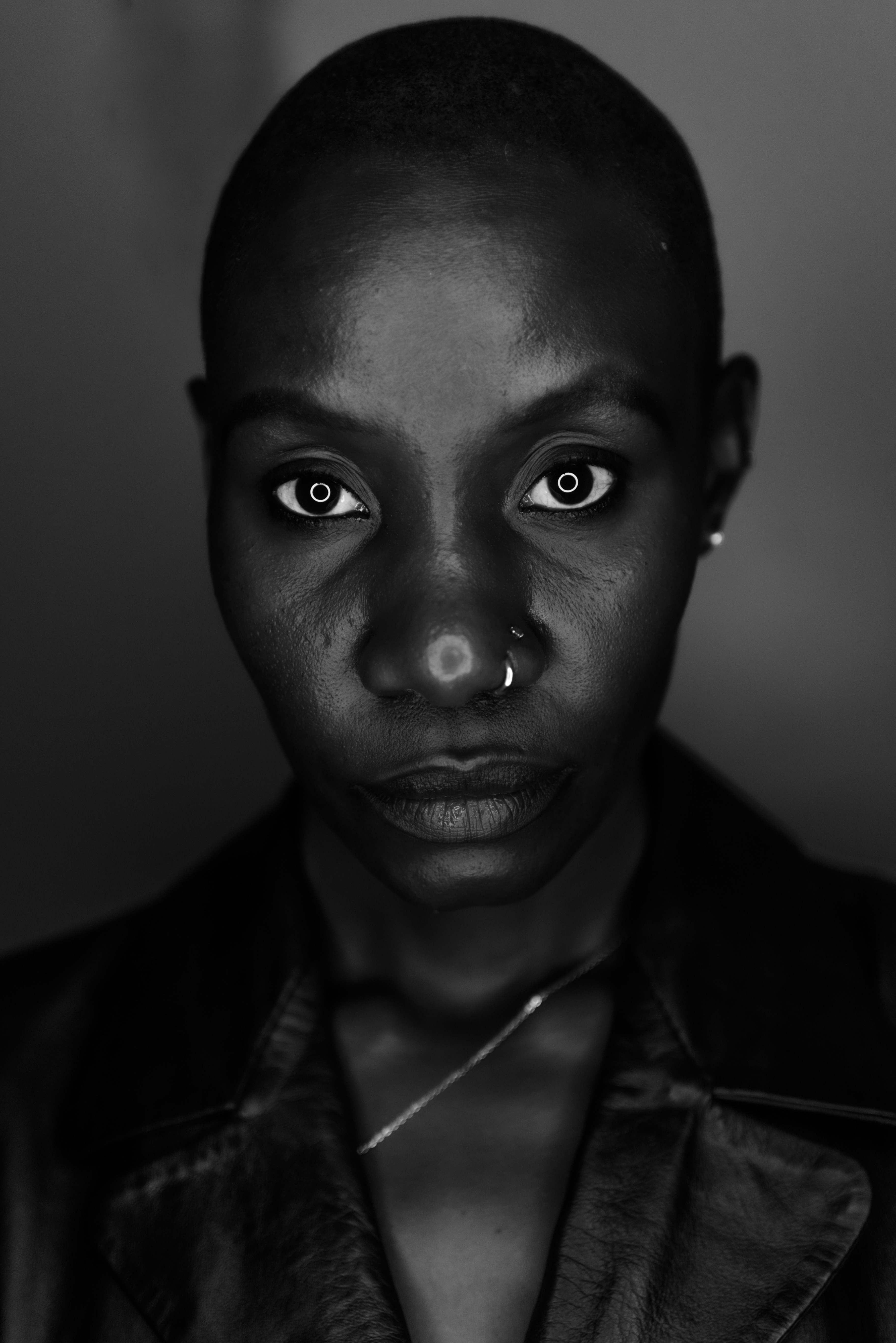 Direct Mono: A Portrait of Quiet Intensity