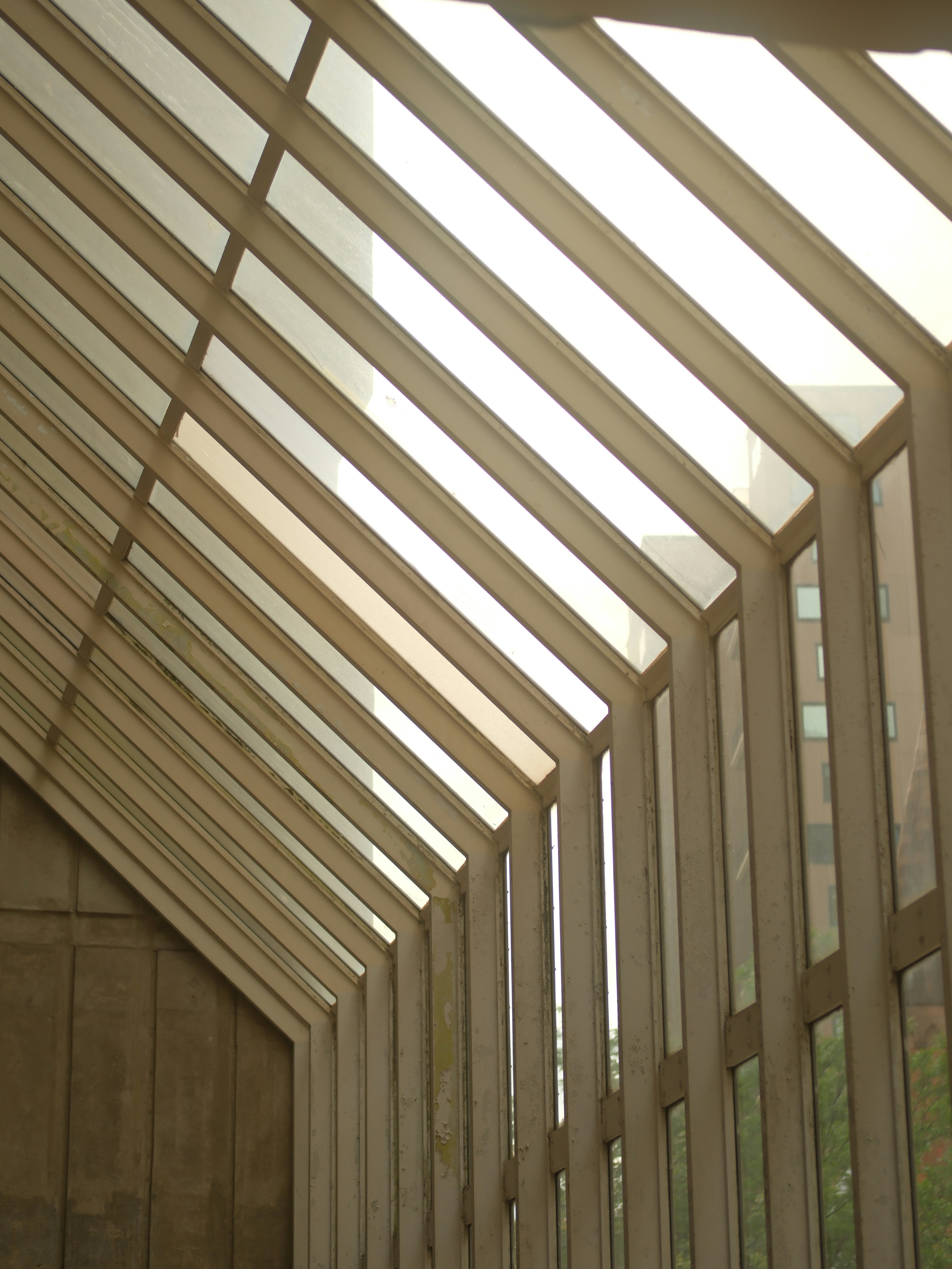 Geometric pattern of windows and beams