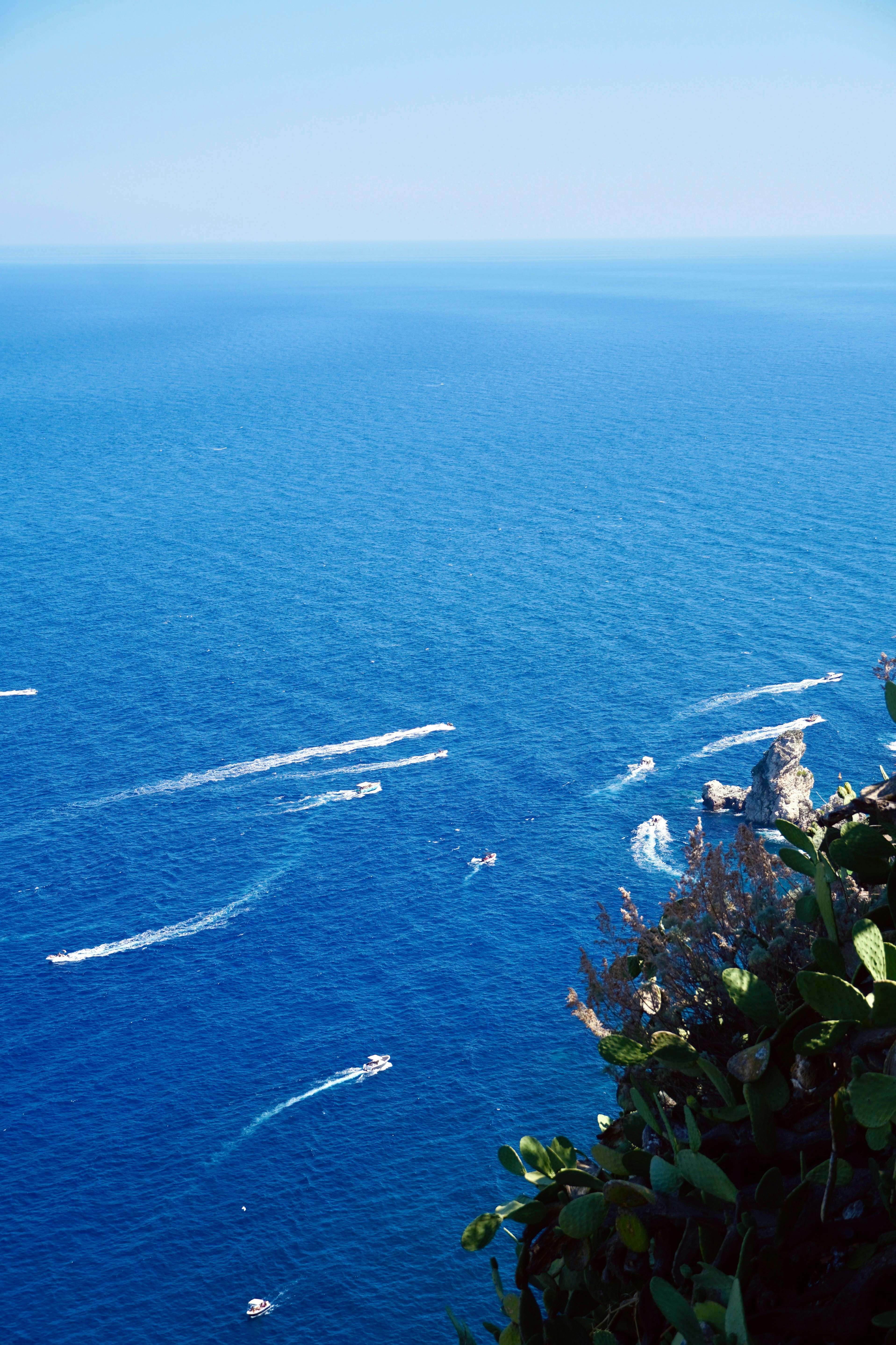 Oceanic Dance of Vessels