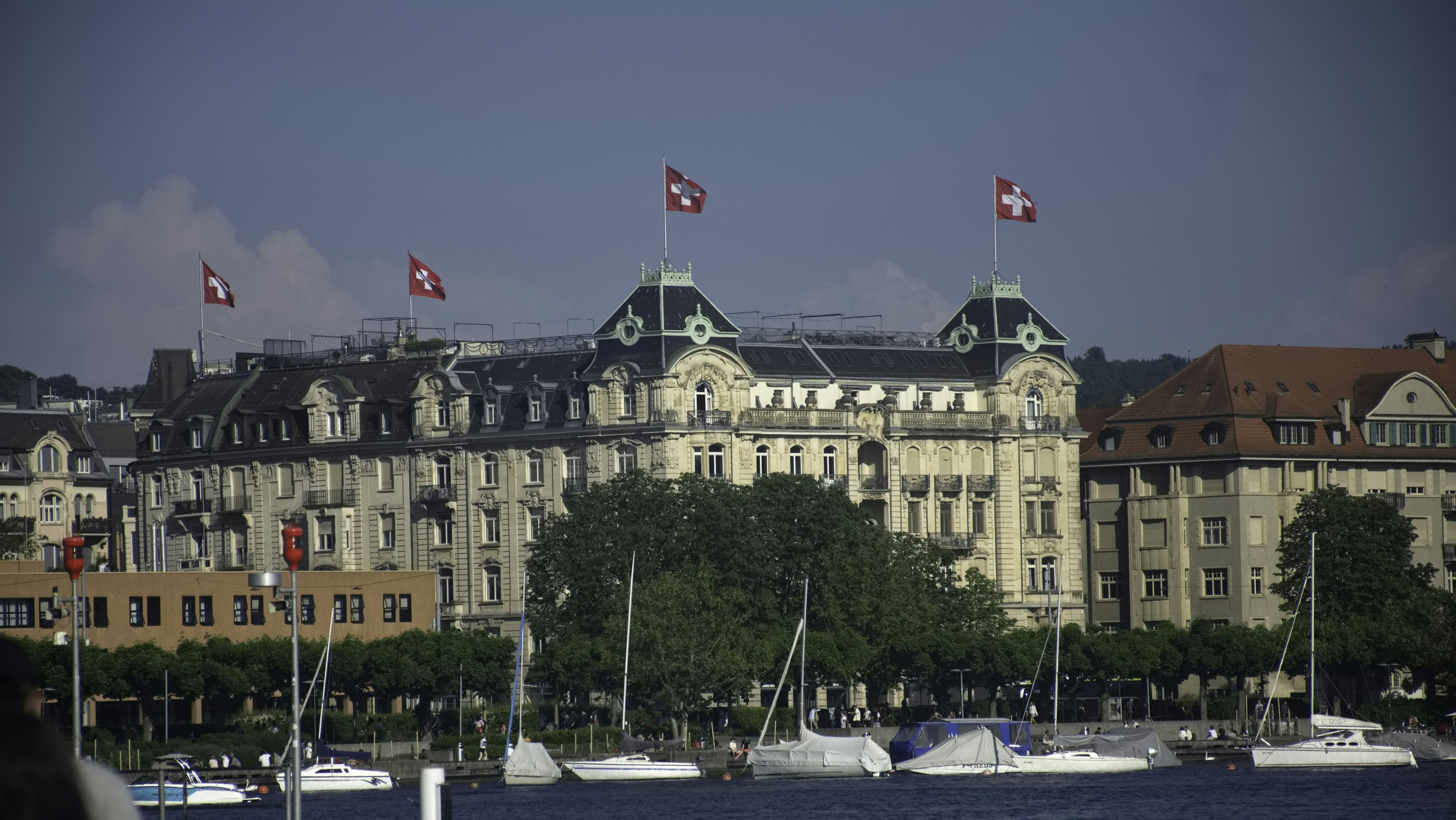 Heritage Reflections: A Lakeside Elegance