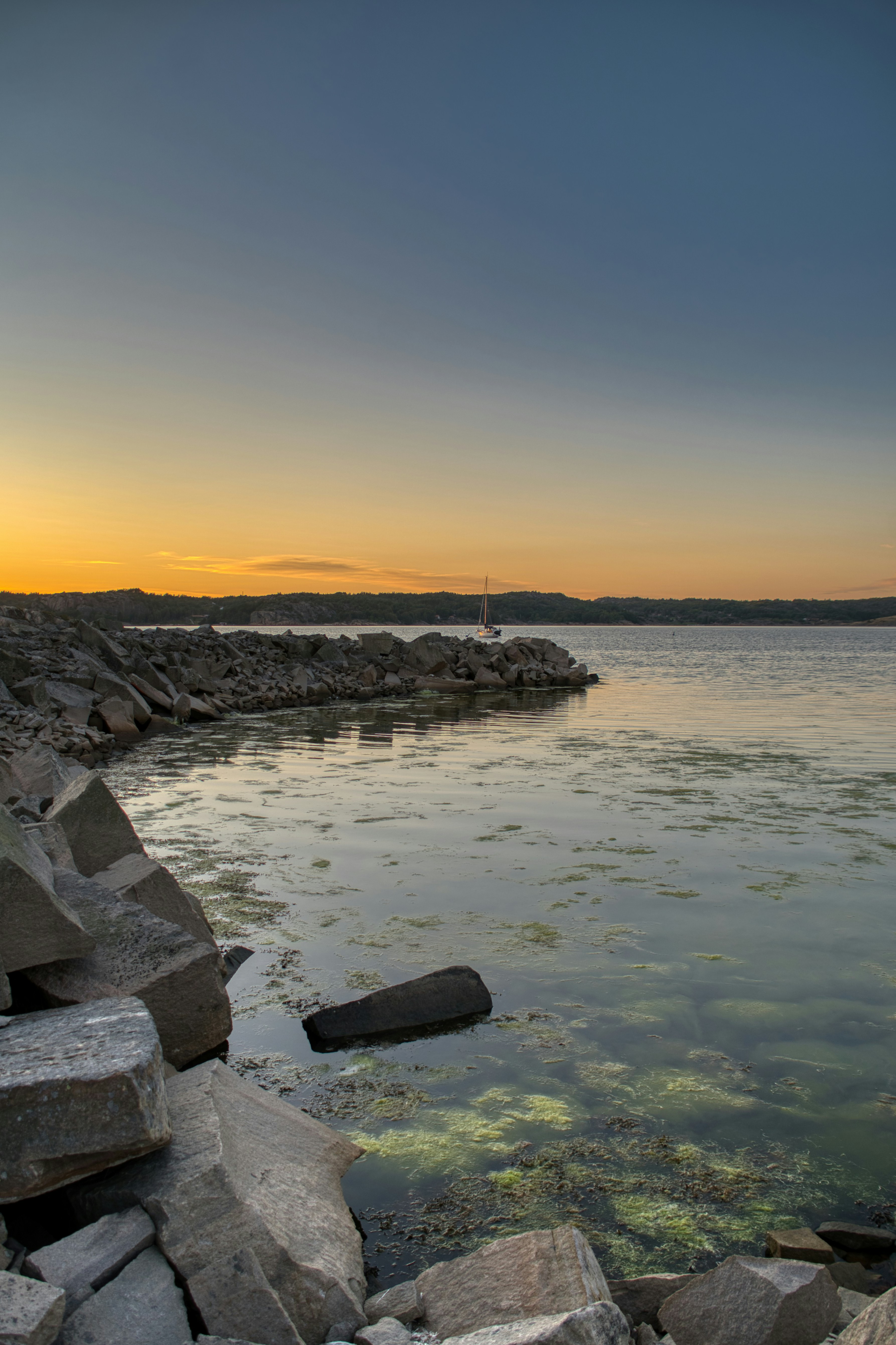 Serene Waters at Dusk: A Coastal Retreat