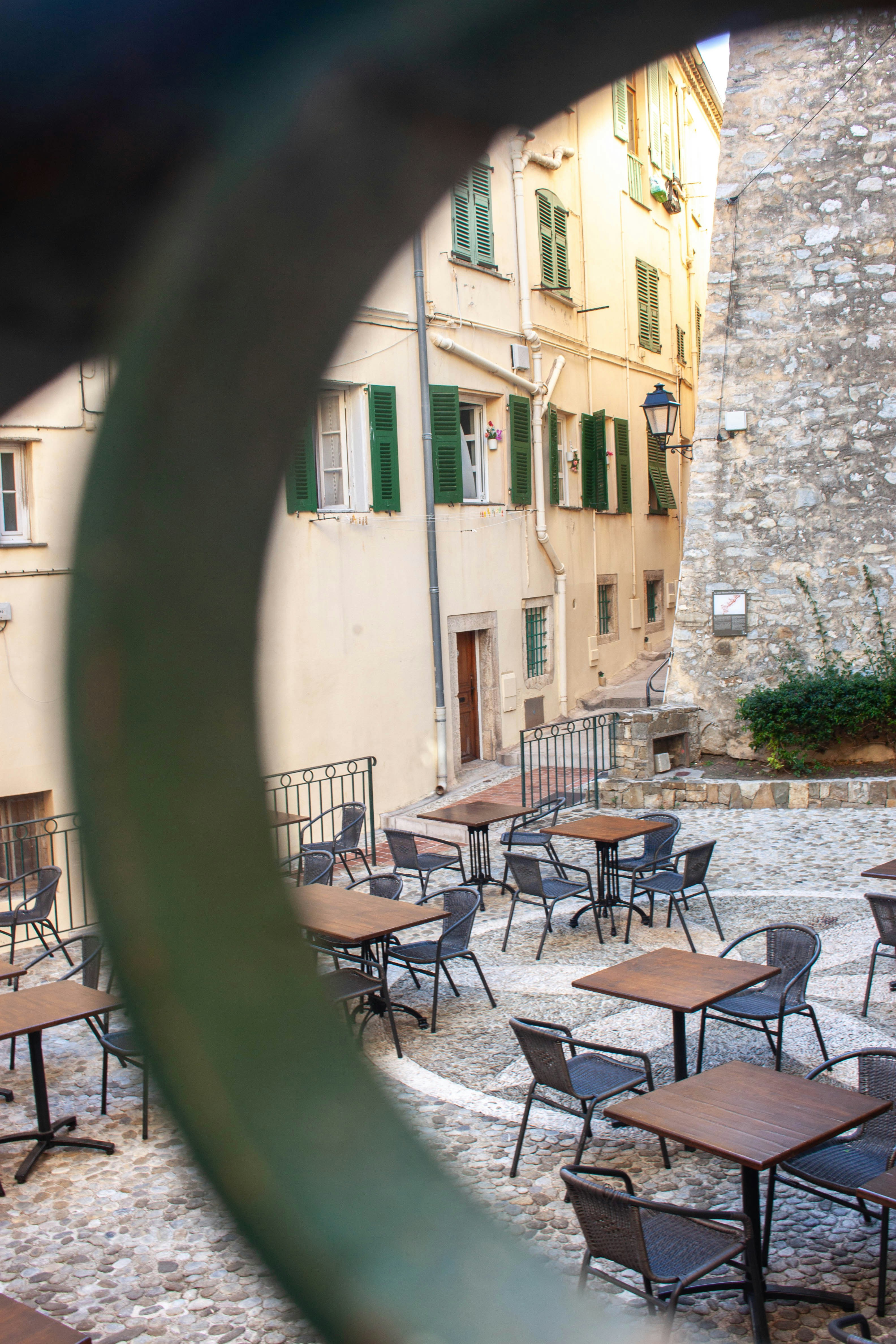 Charming Courtyard Escape