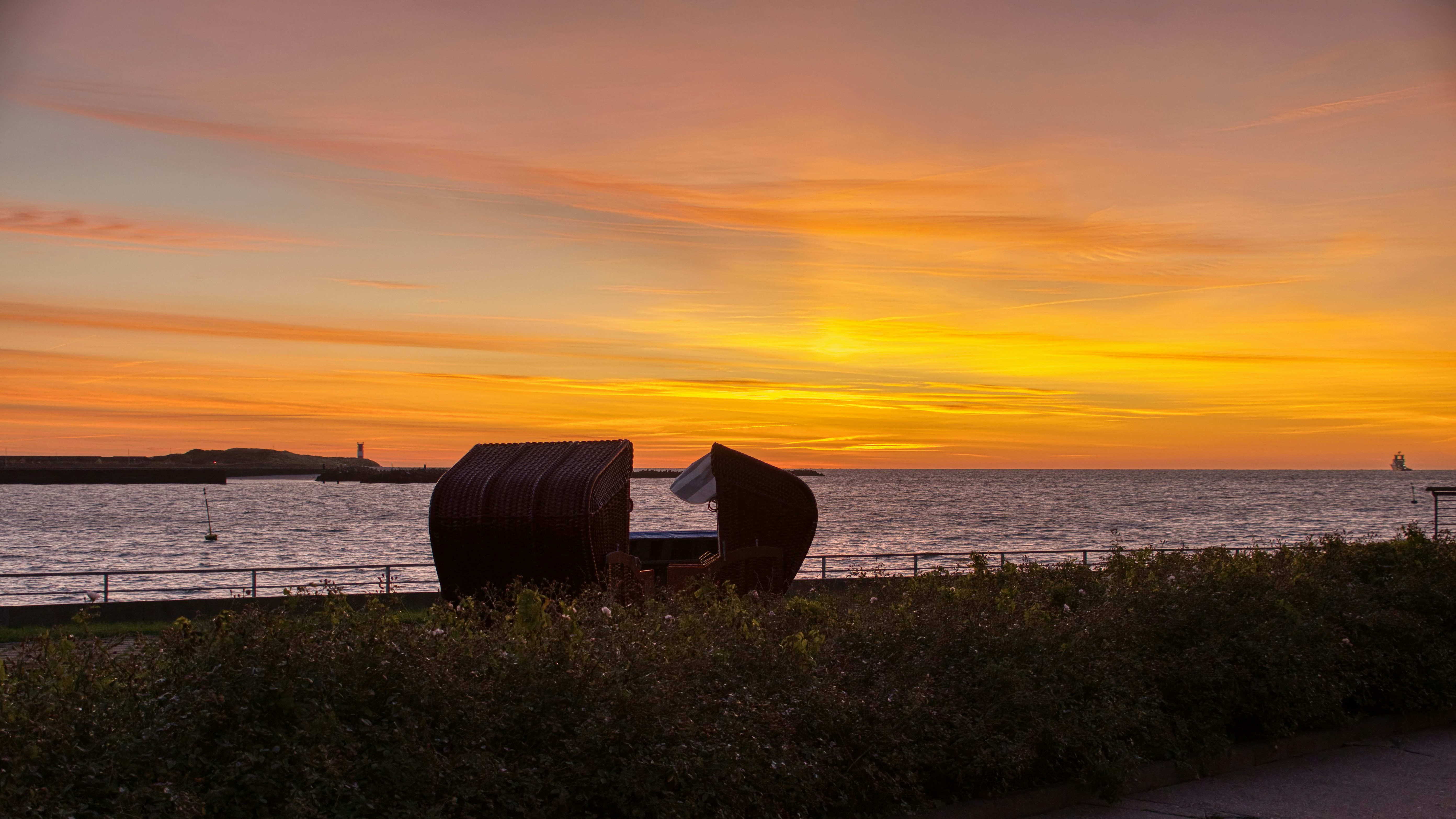 Rusty Echoes of the Horizon