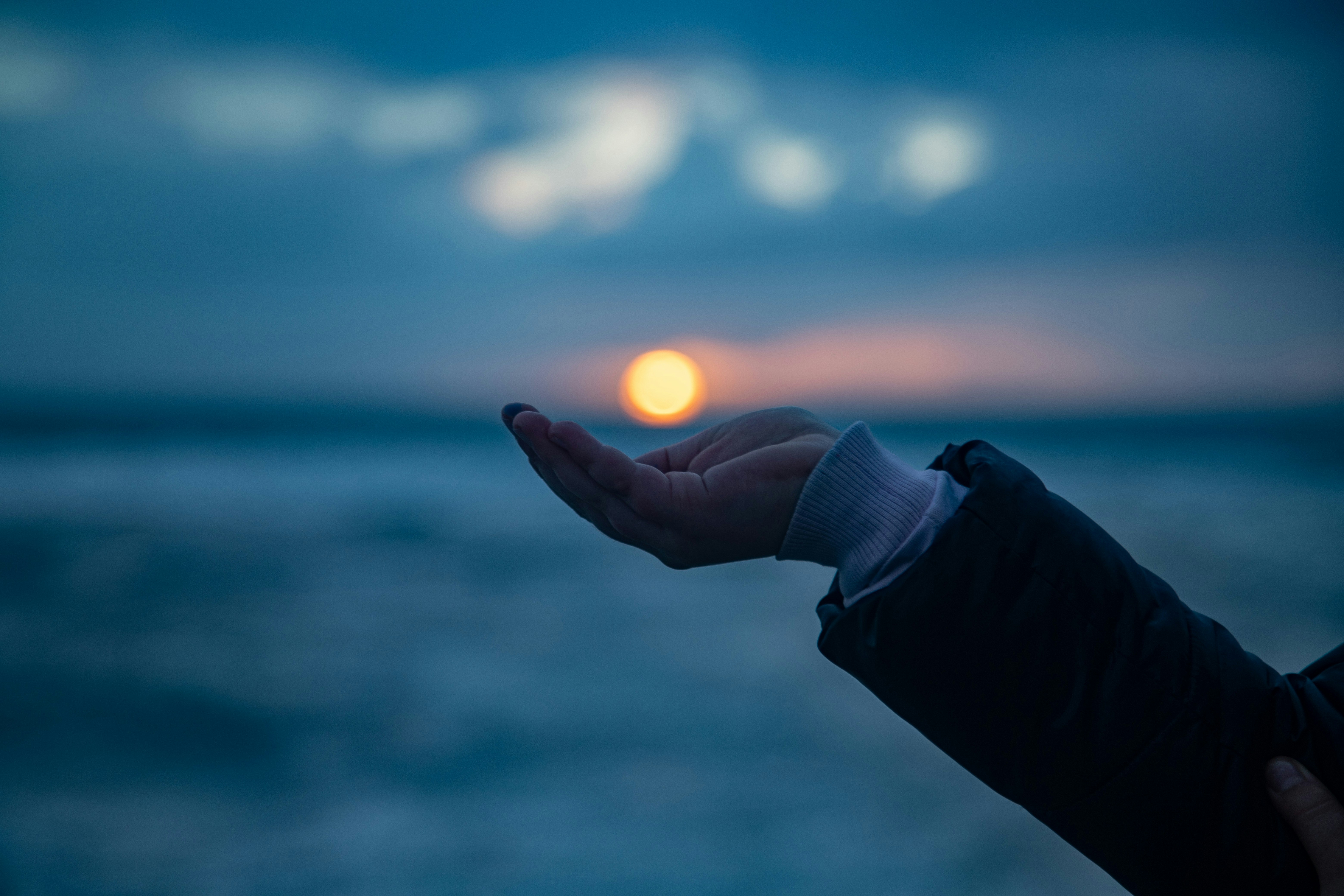 Embracing the Horizon
