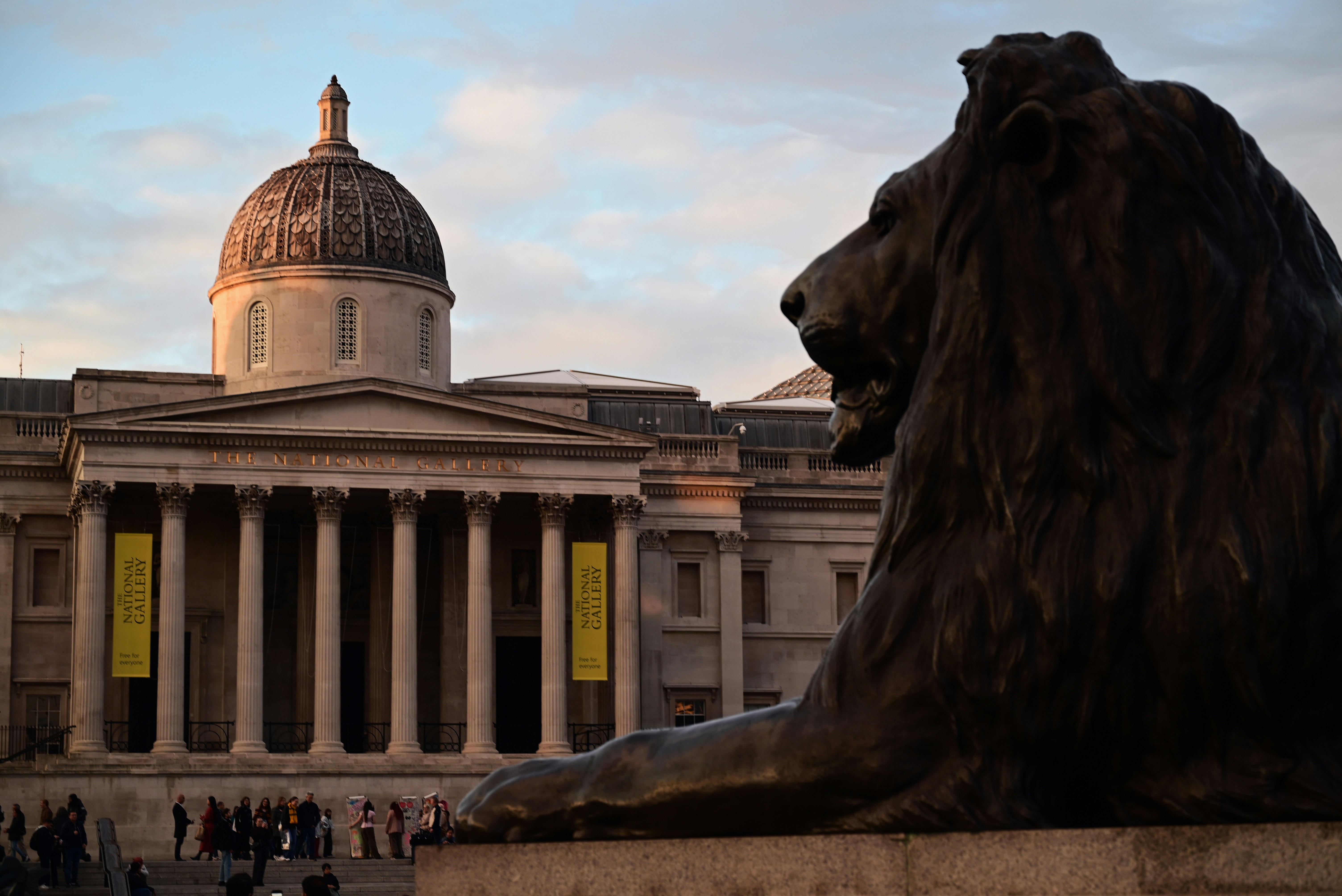 Majesty in Stone: The Guardian of Trafalgar