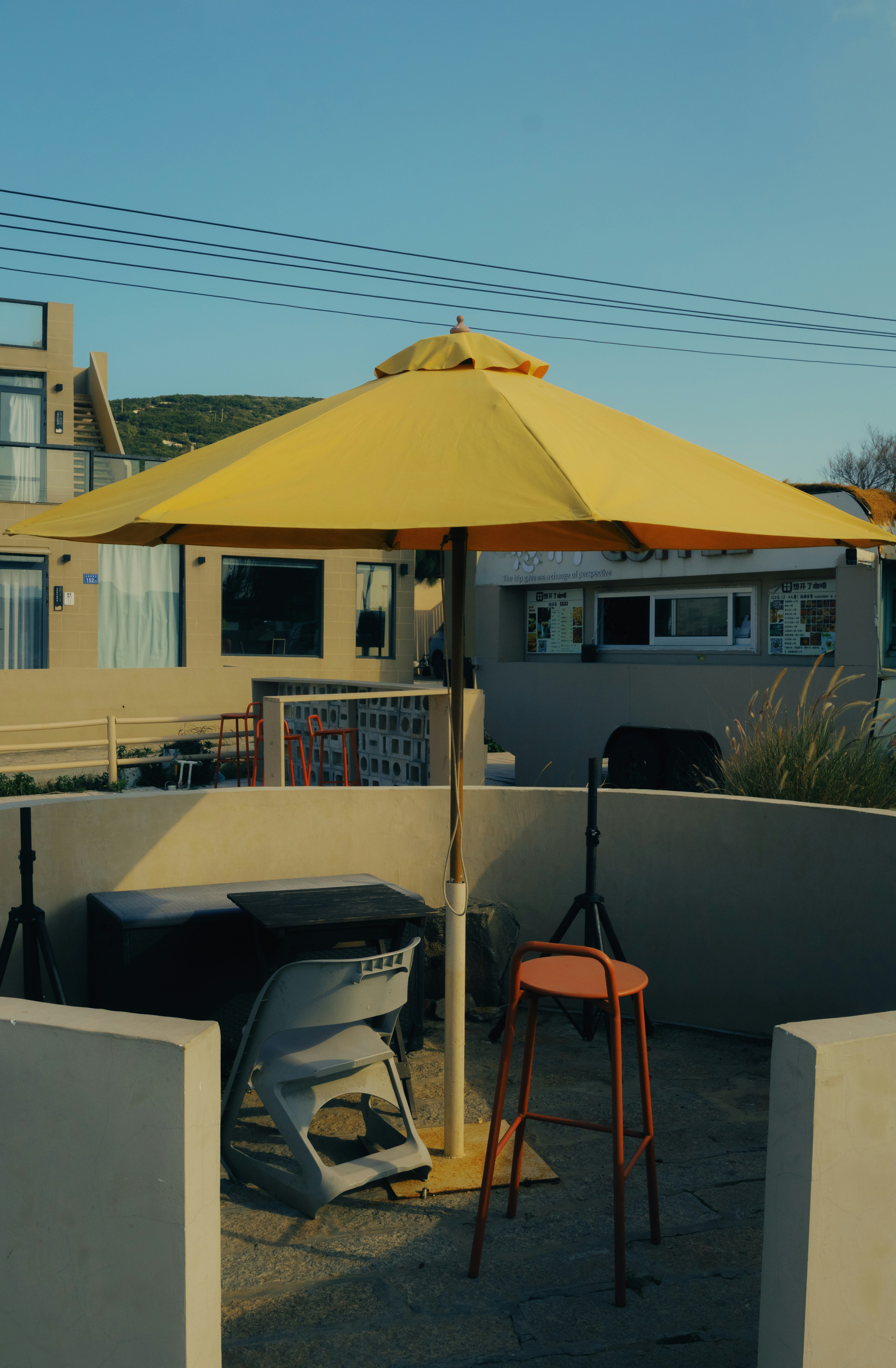 Sunny Retreat: A Cozy Outdoor Escape