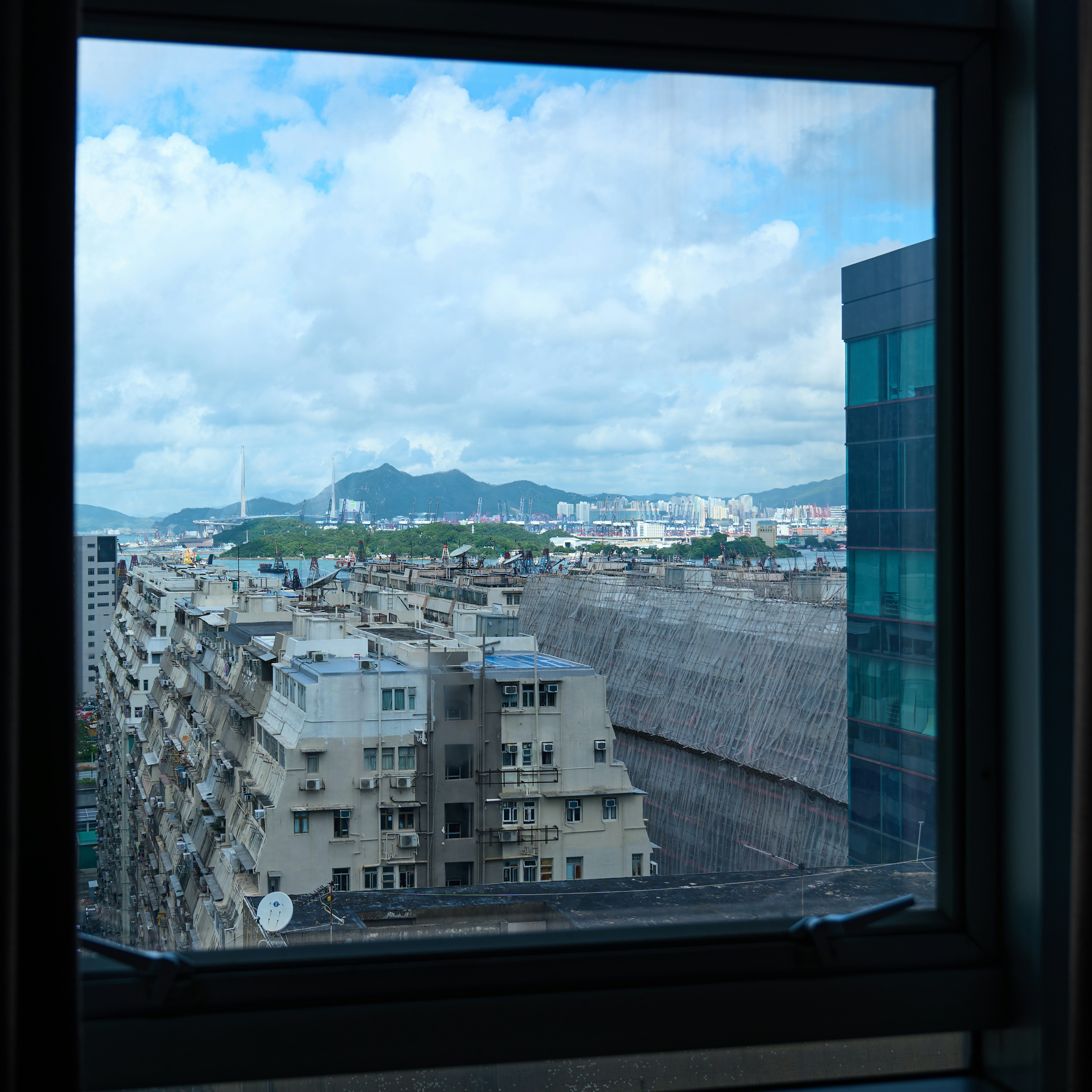 Urban Horizon: A Glimpse Beyond the Glass