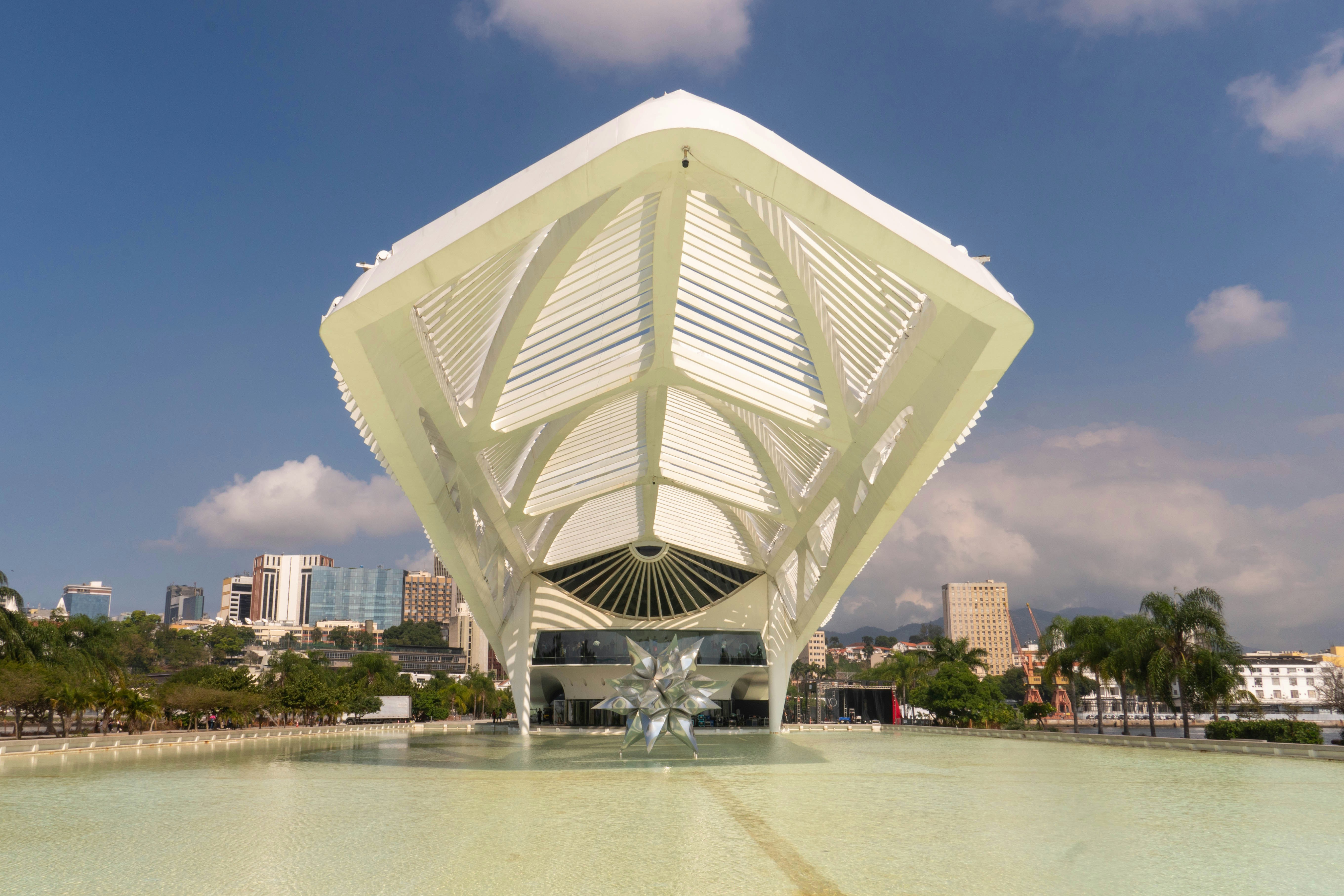 Architectural Elegance: A Modern Oasis