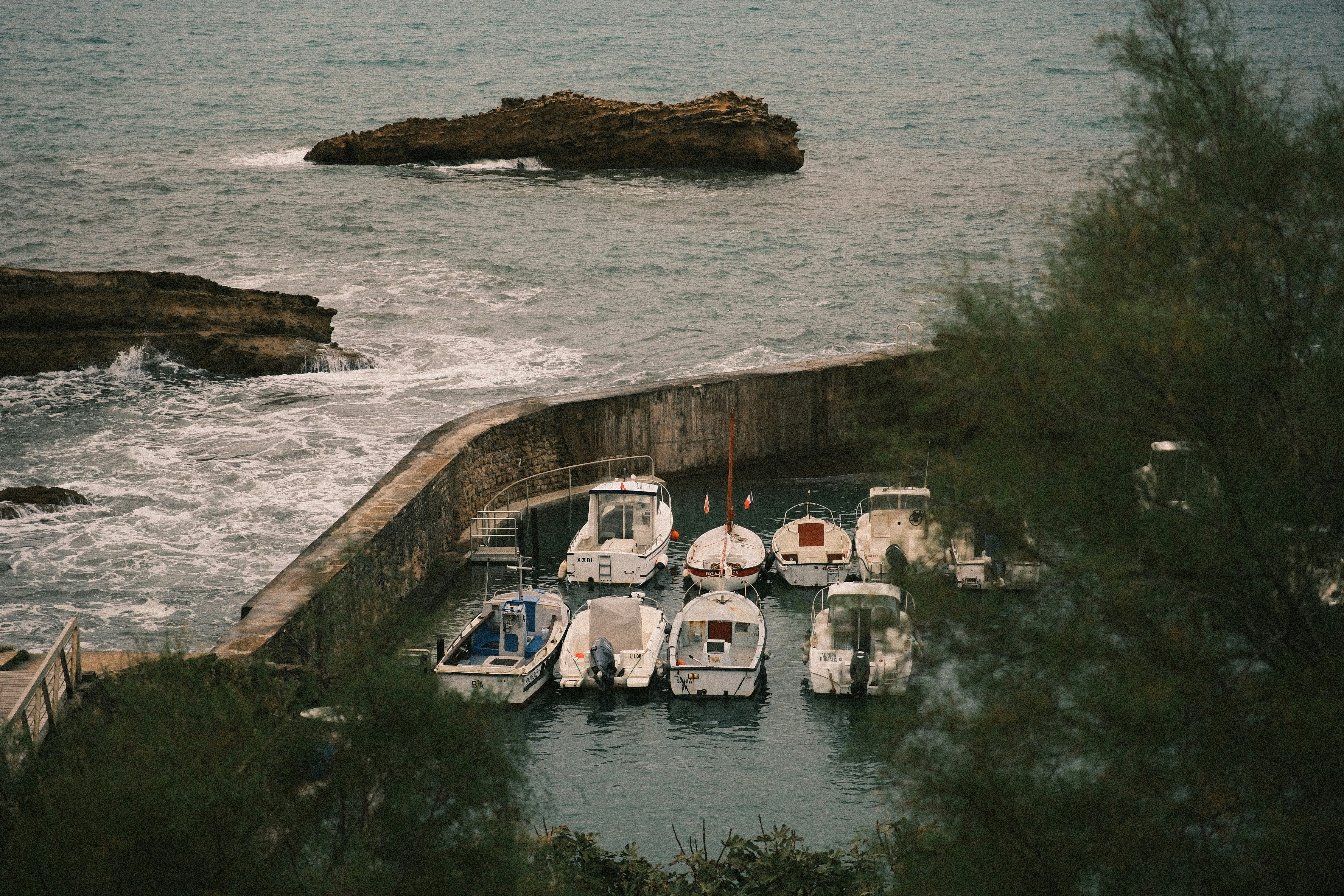 Harbor Serenity: A Quiet Marina Retreat