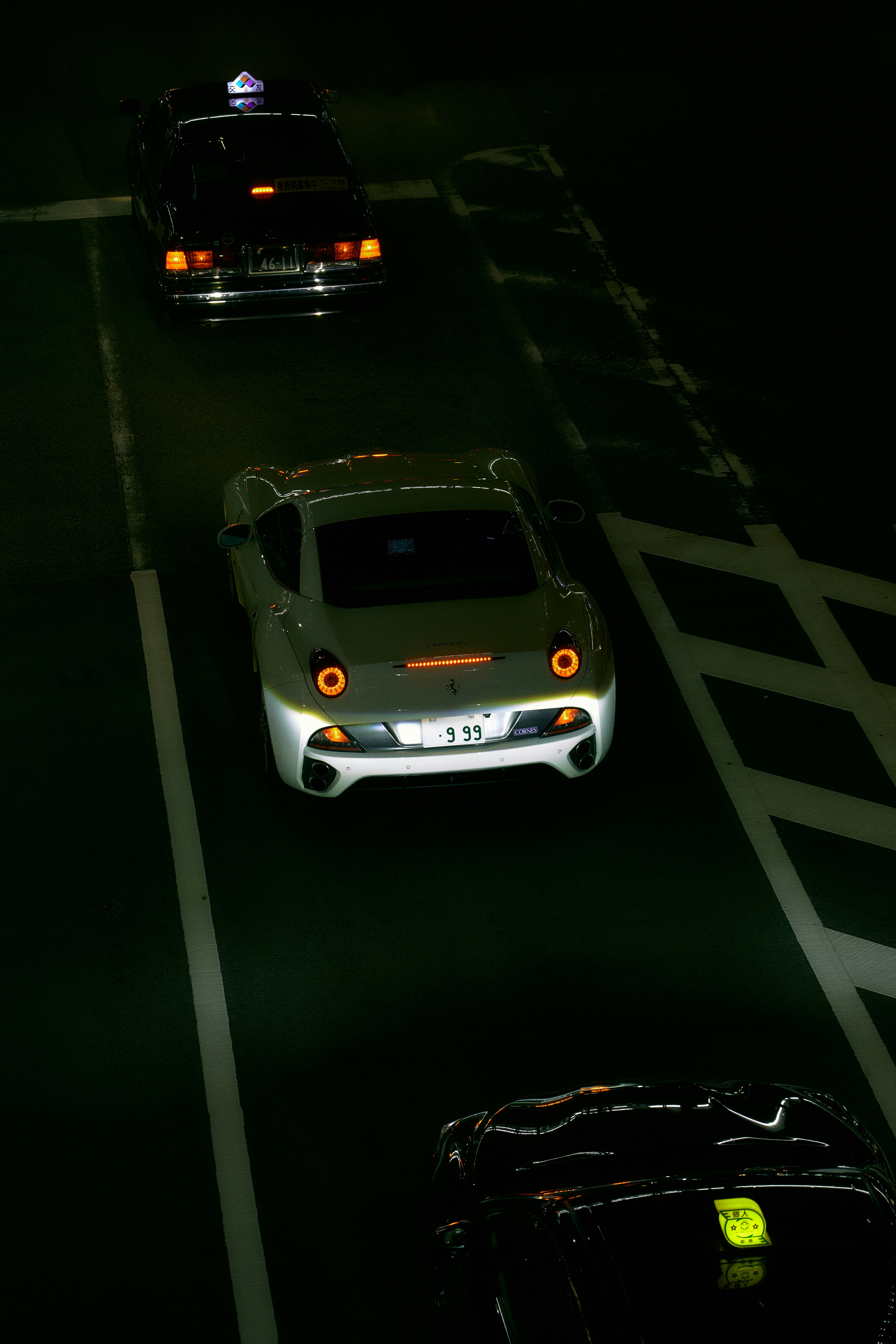 Urban Night Drive: A Dance of Lights