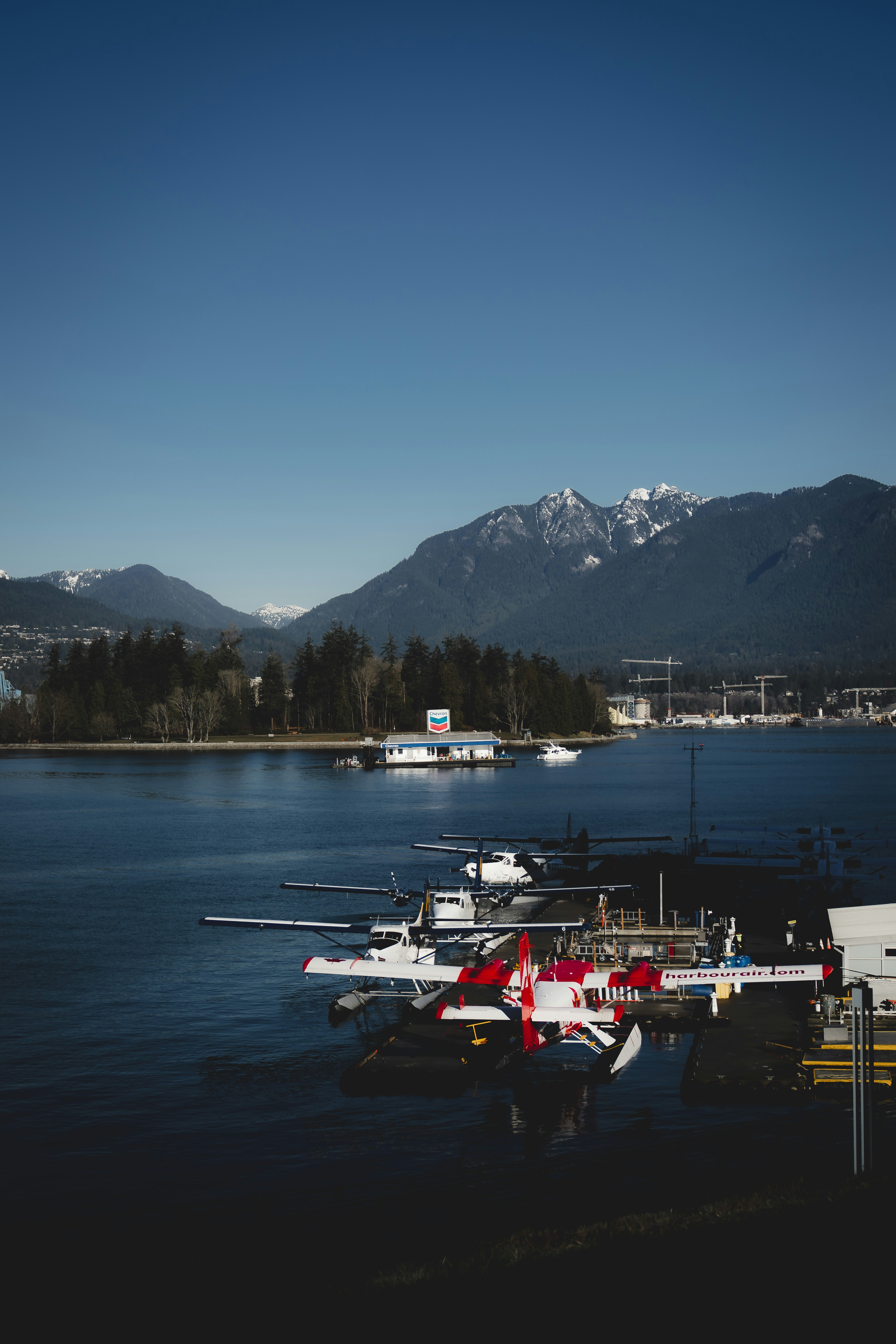 Seaplane Haven: A Glimpse of Tranquility