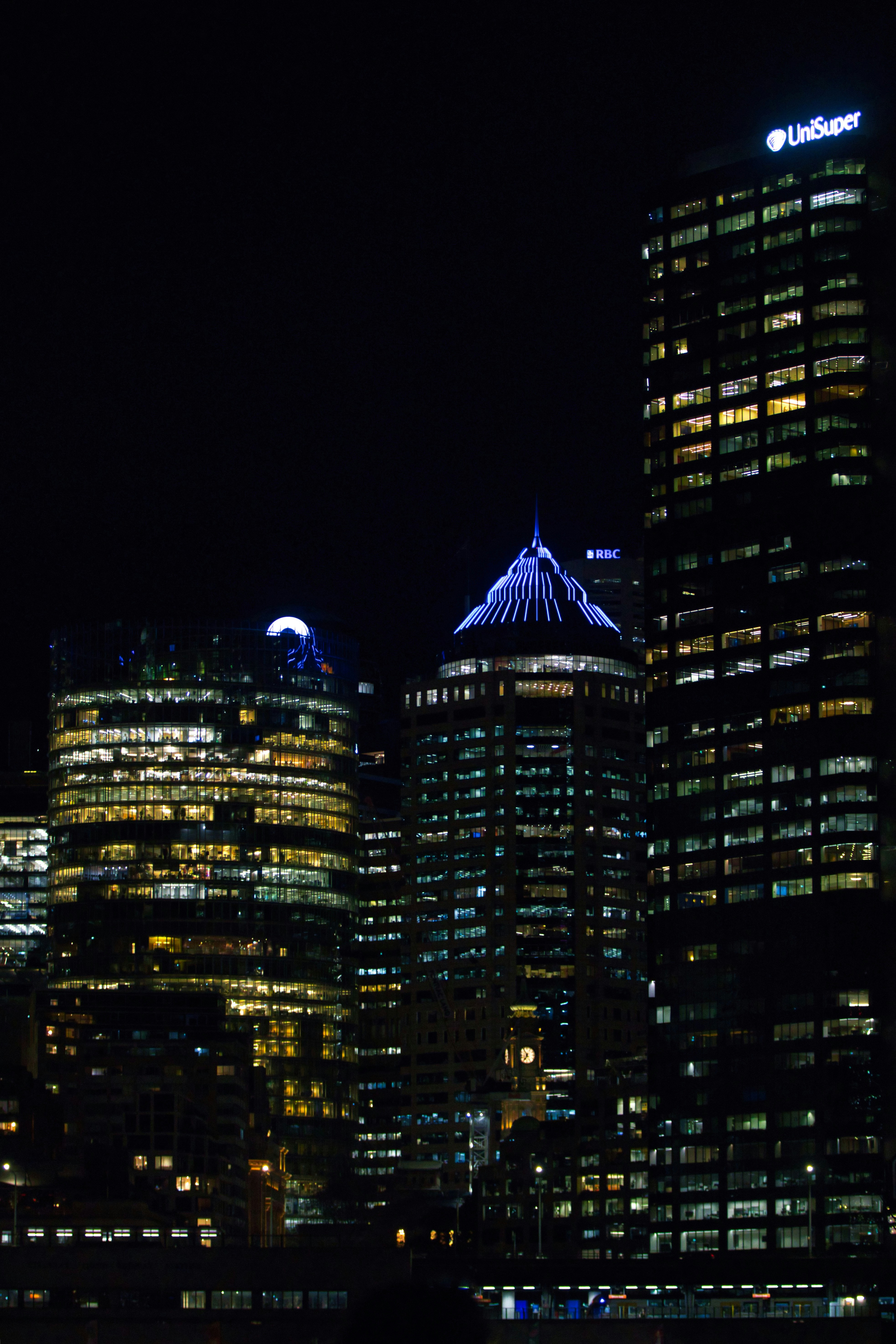 Urban Luminescence: Nighttime Skyline Symphony