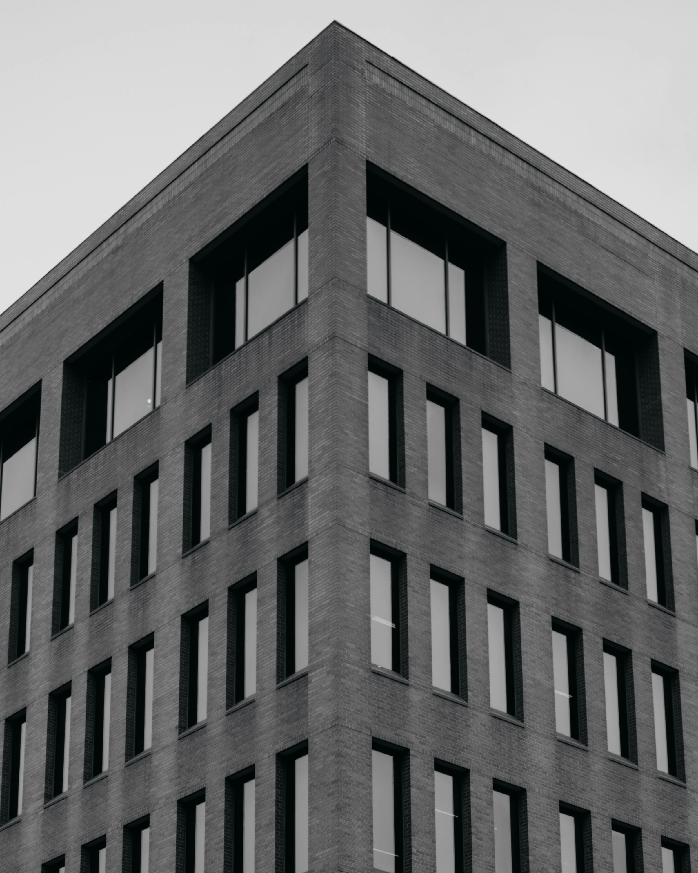 The Geometry of Modern Architecture